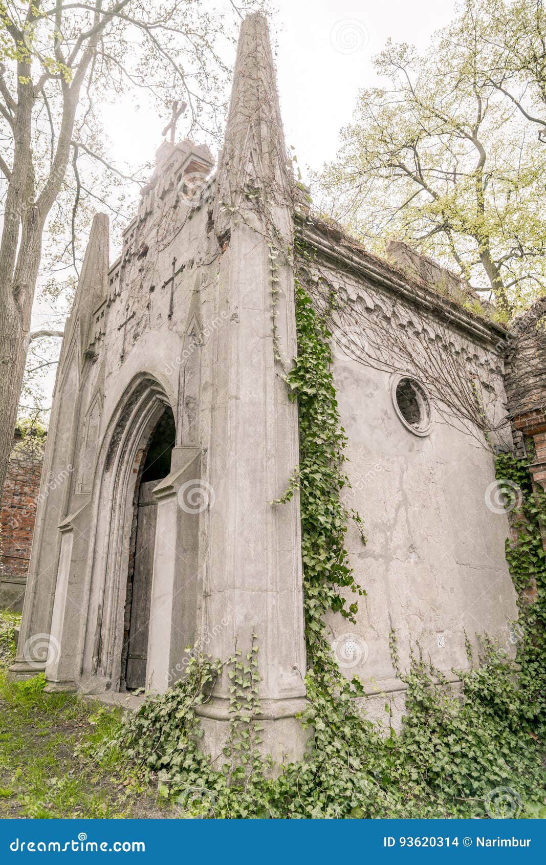 Old gothic tomb stock photo. Image of scary, ancient - 93620314