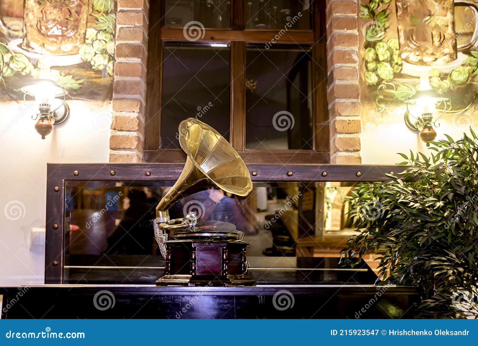 Old Gramophone on the Table Stock Image - Image of antique, desk: 215923547