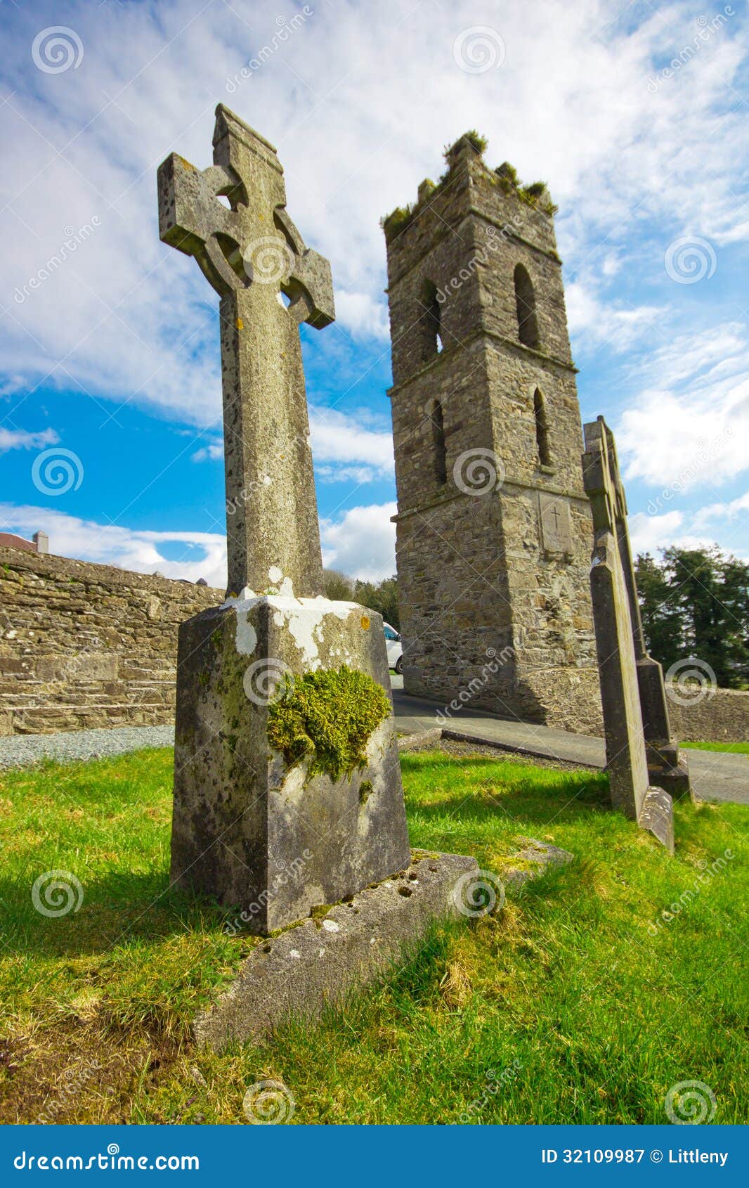 Old Graveyard Ireland stock image. Image of grass, baltinglass - 32109987