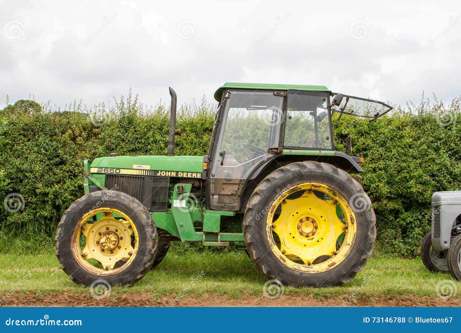 A Old Green John Deere 2650 Tractor Editorial Stock Photo - Image of ...