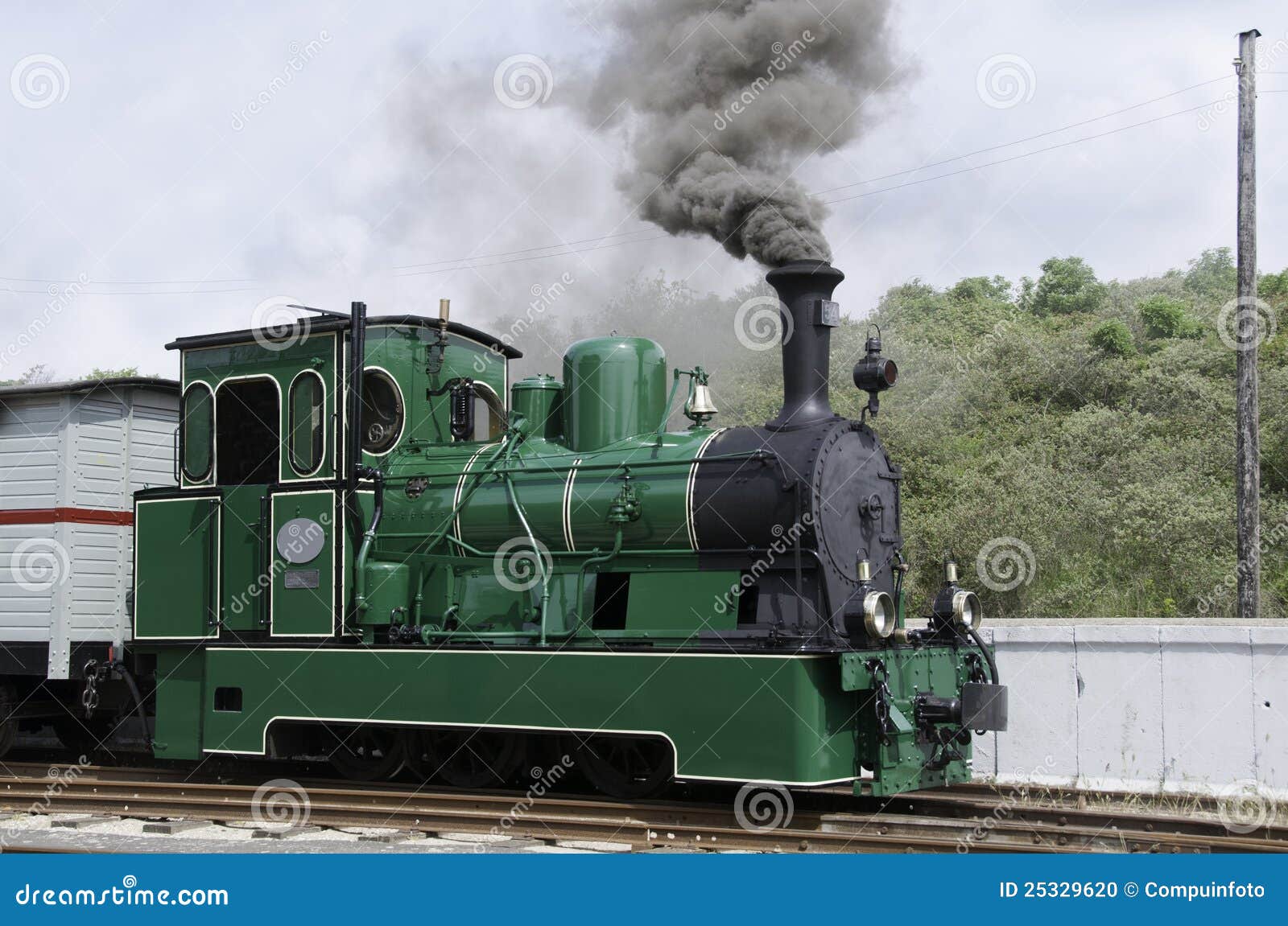 Old Green Steam Train in Holland Stock Photo - Image of museum, green ...