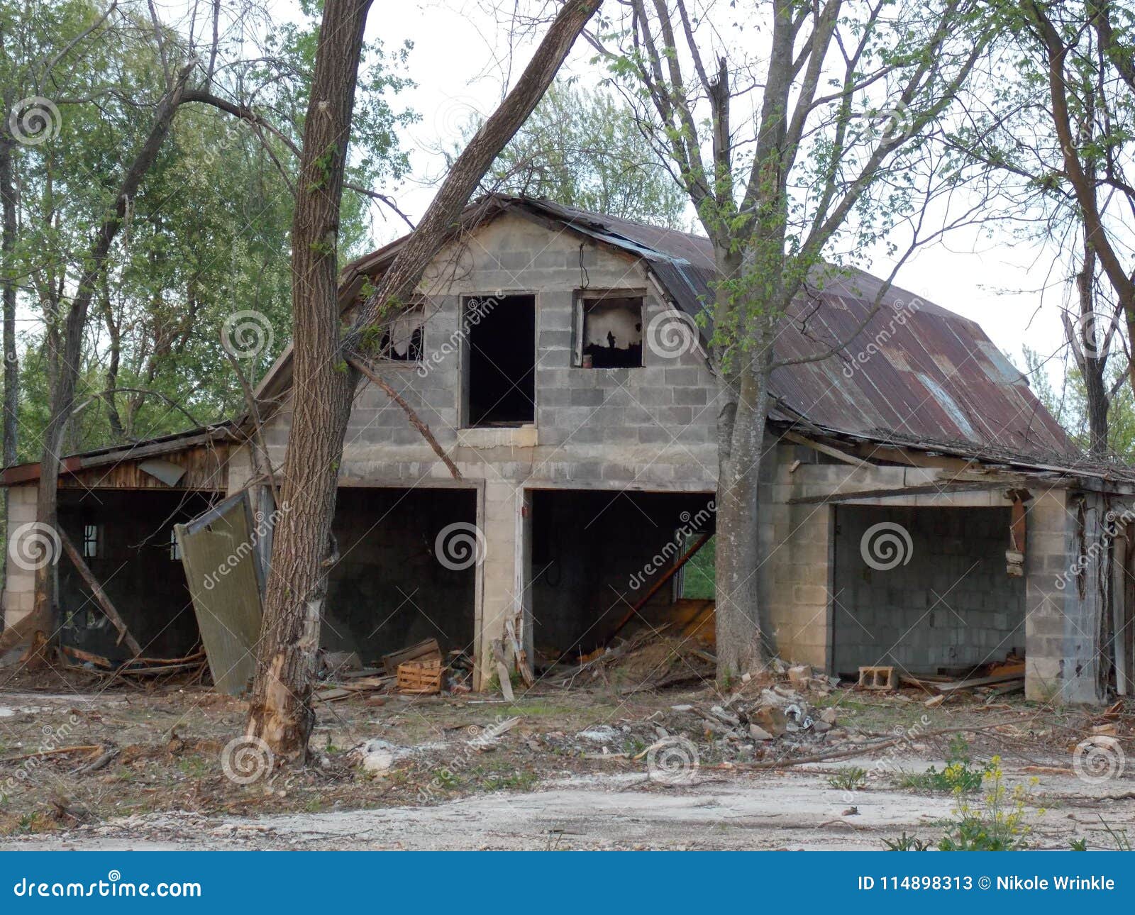Old Grey Barn stock image. Image of grey, farm, memories - 114898313