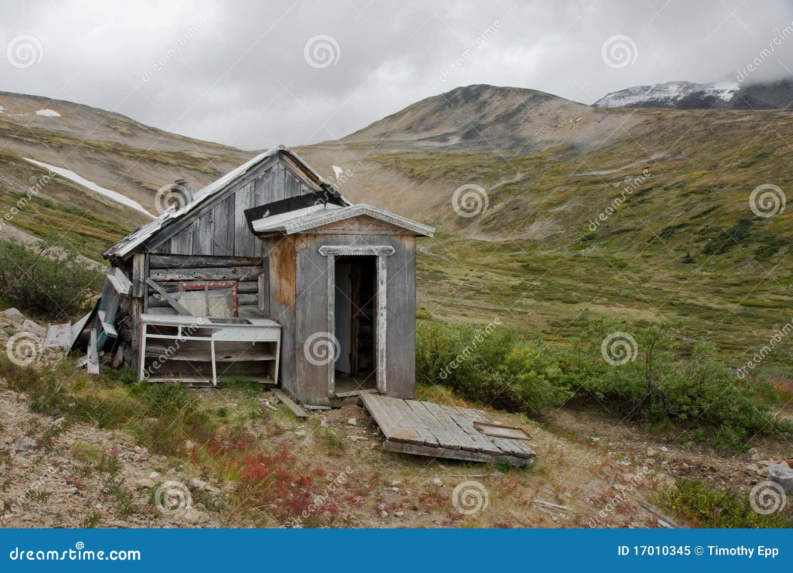 Old historic mining shack stock image. Image of abandoned - 17010345