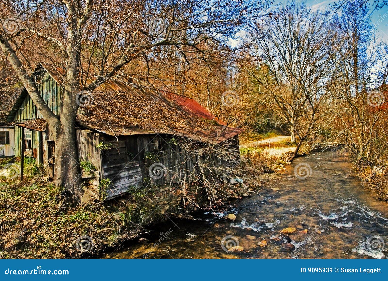 Old Home Place on the River Stock Image - Image of house, homeplace ...