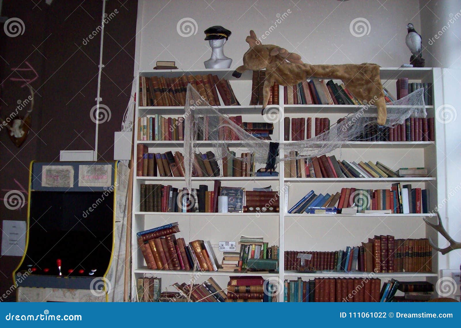 Old Hostel Library in Edinburgh Editorial Photography - Image of ...