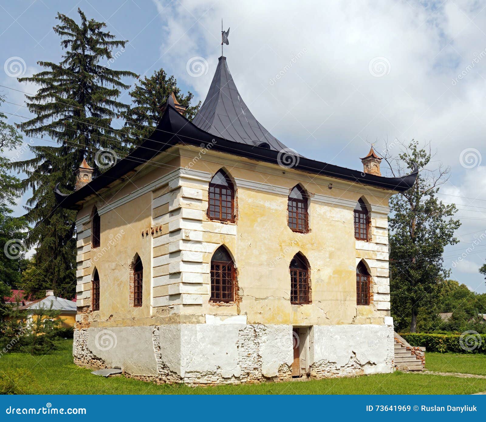 Old house in Chinese style stock image. Image of house - 73641969
