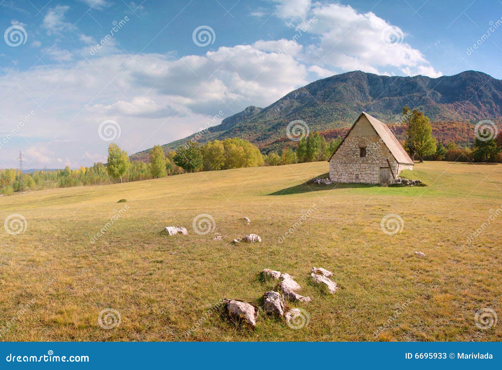 Old house on the field stock image. Image of meadow, hill - 6695933