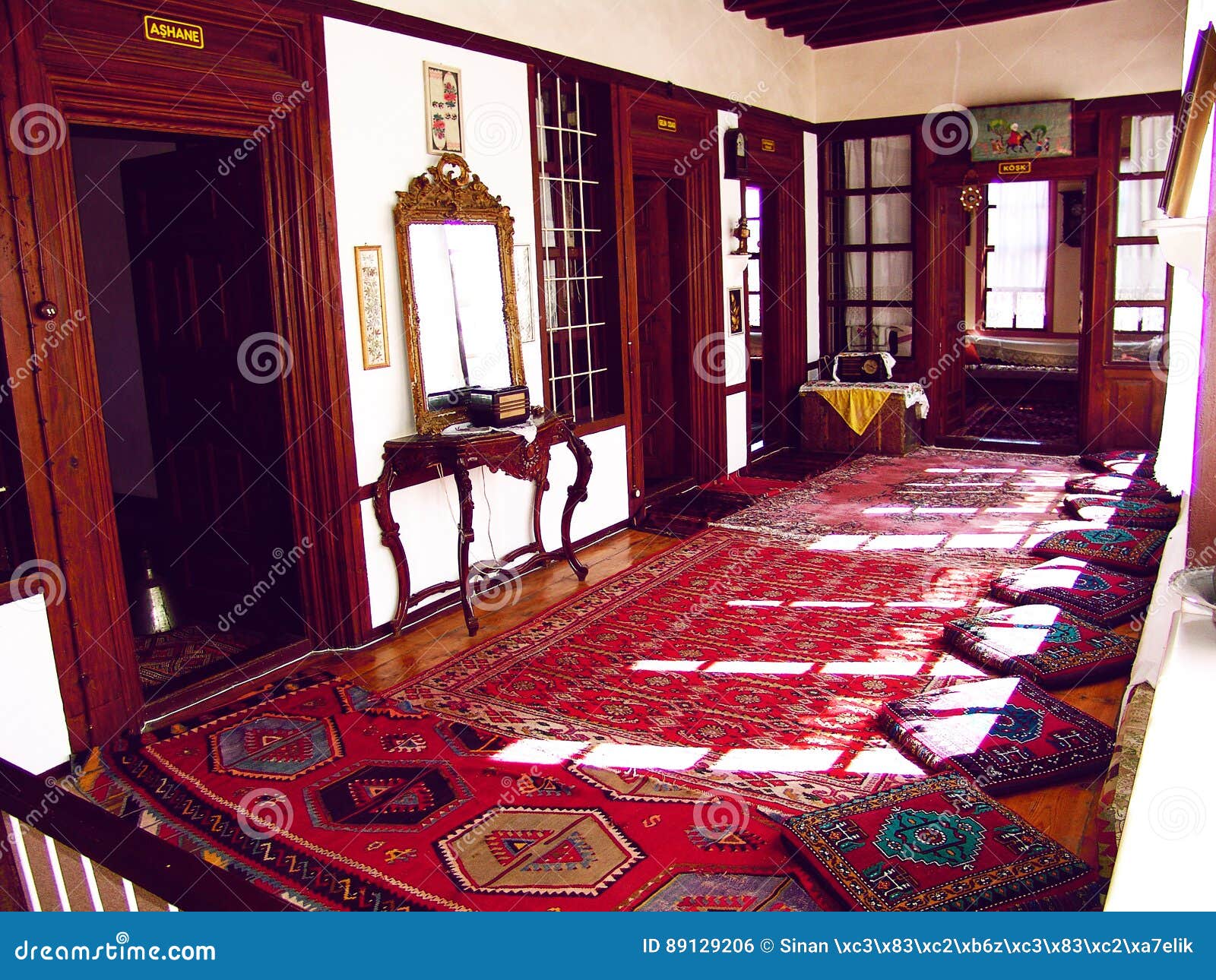 Old house editorial photo. Image of flooring, table, textile - 89129206