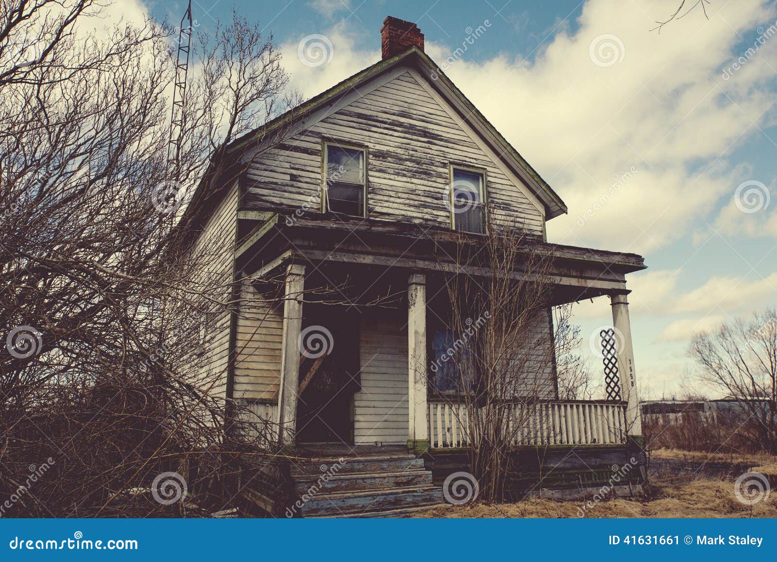 1,744 House Boarded Up Stock Photos - Free & Royalty-Free Stock Photos ...