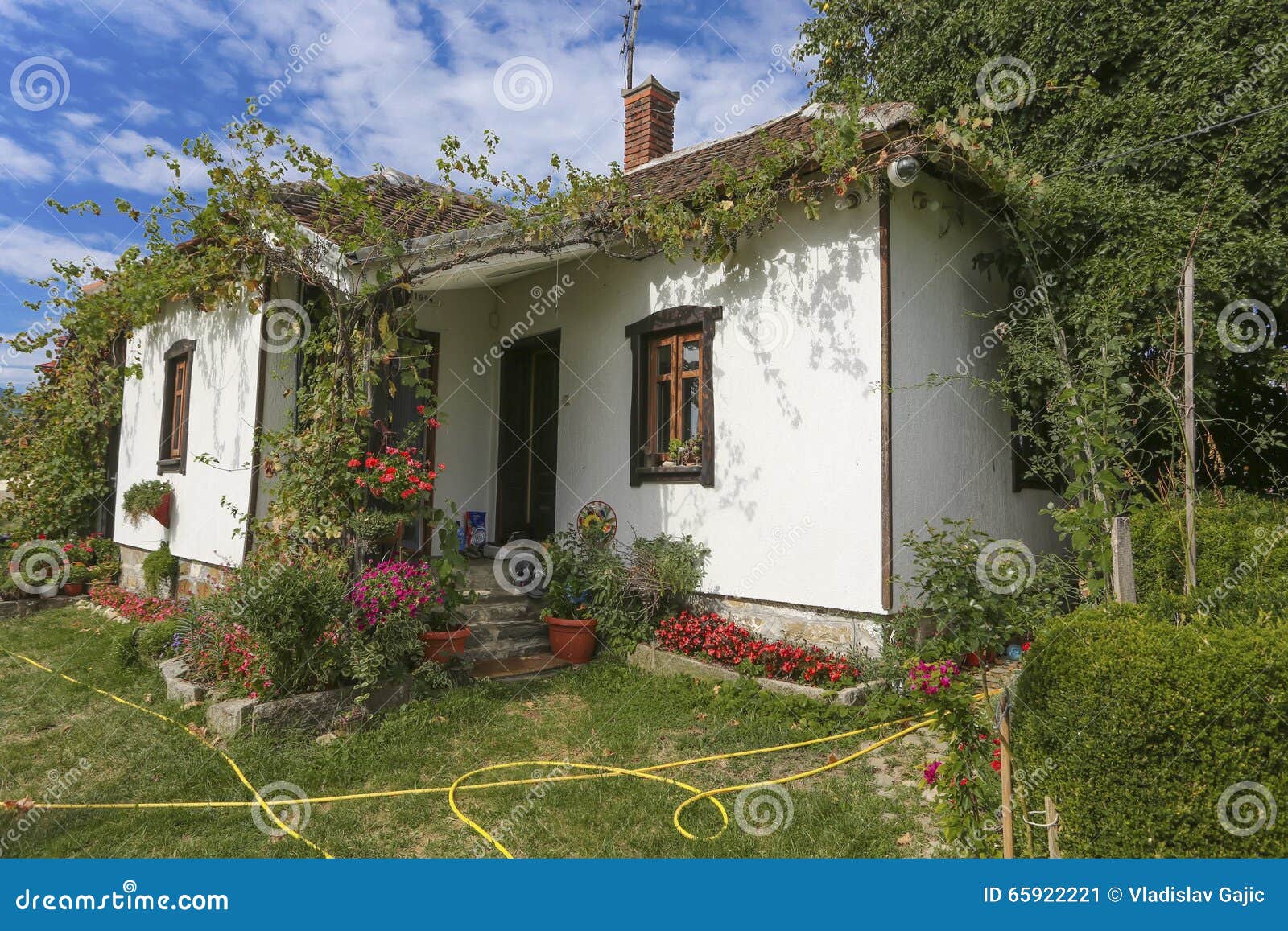 Old house in Serbia stock image. Image of home, etno - 65922221
