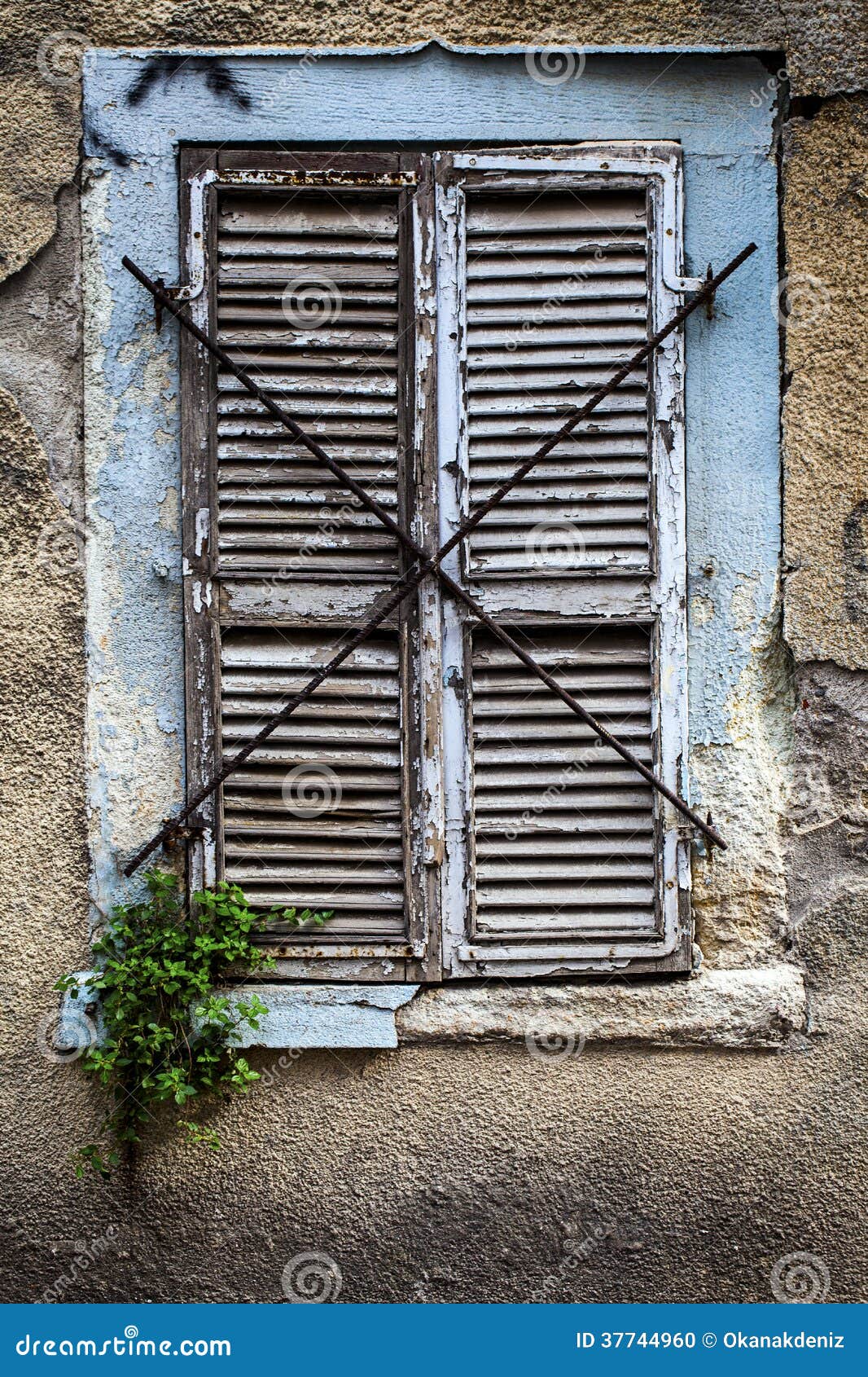 Old House Window stock photo. Image of outdoor, abandoned - 37744960