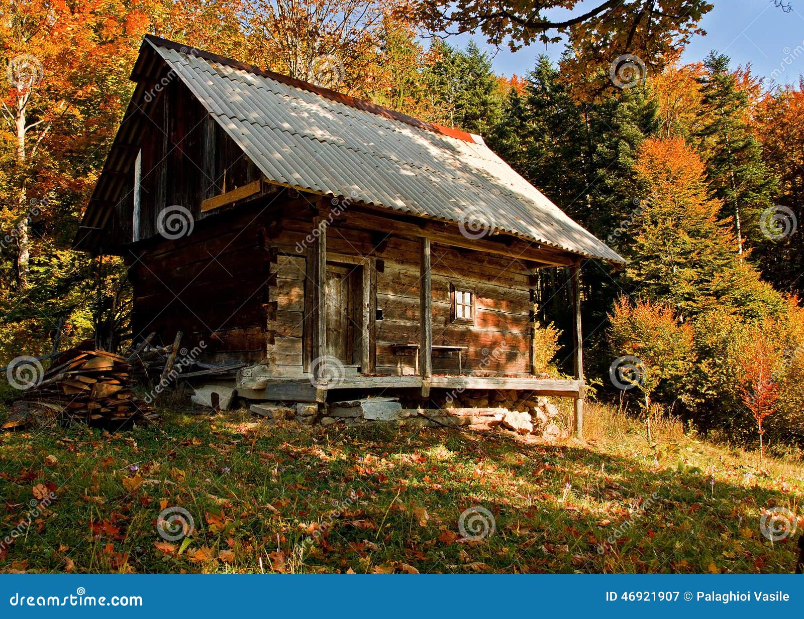 Old hut stock image. Image of green, home, landscape - 46921907