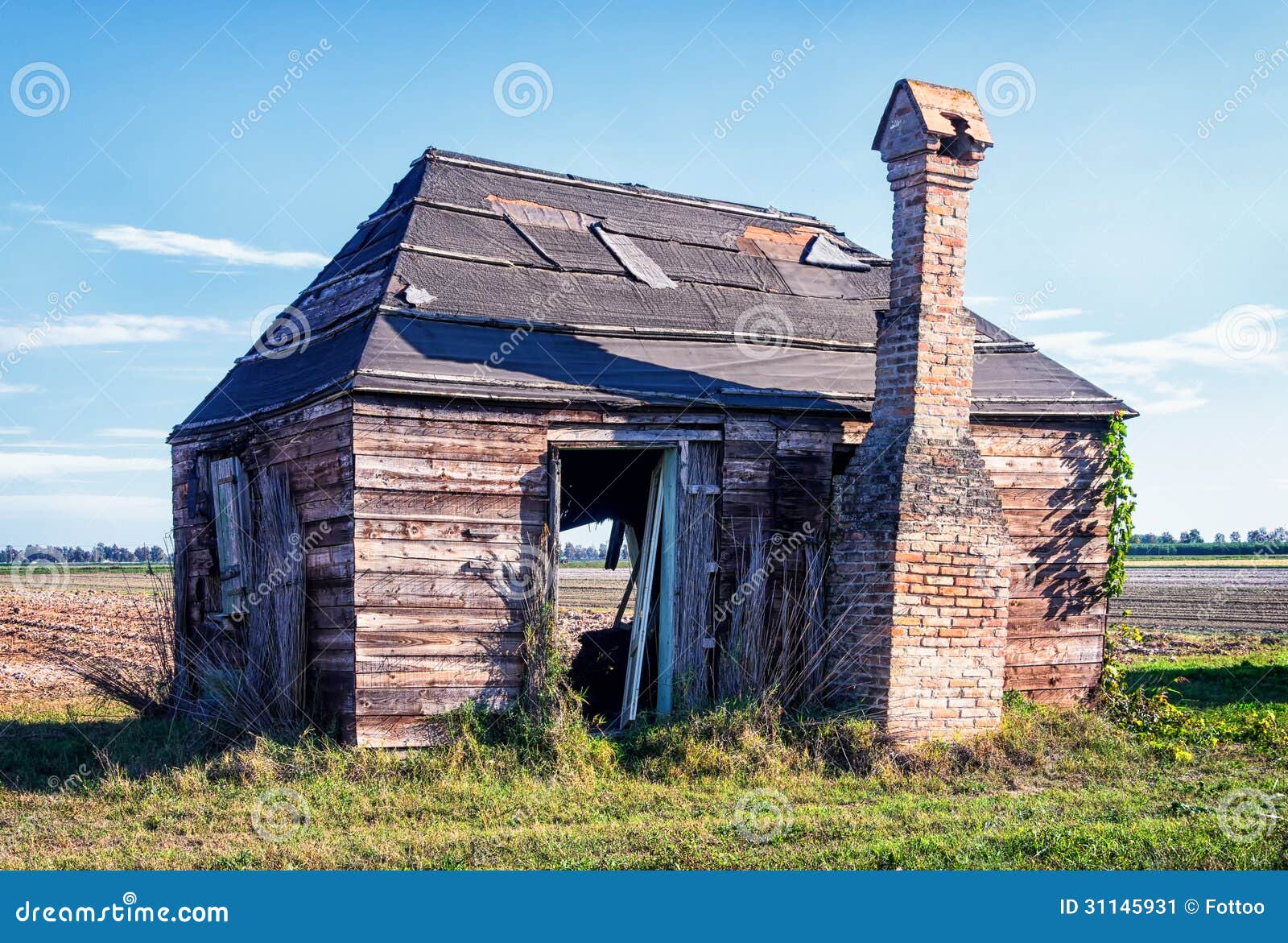 Old hut stock image. Image of house, front, landscape - 31145931