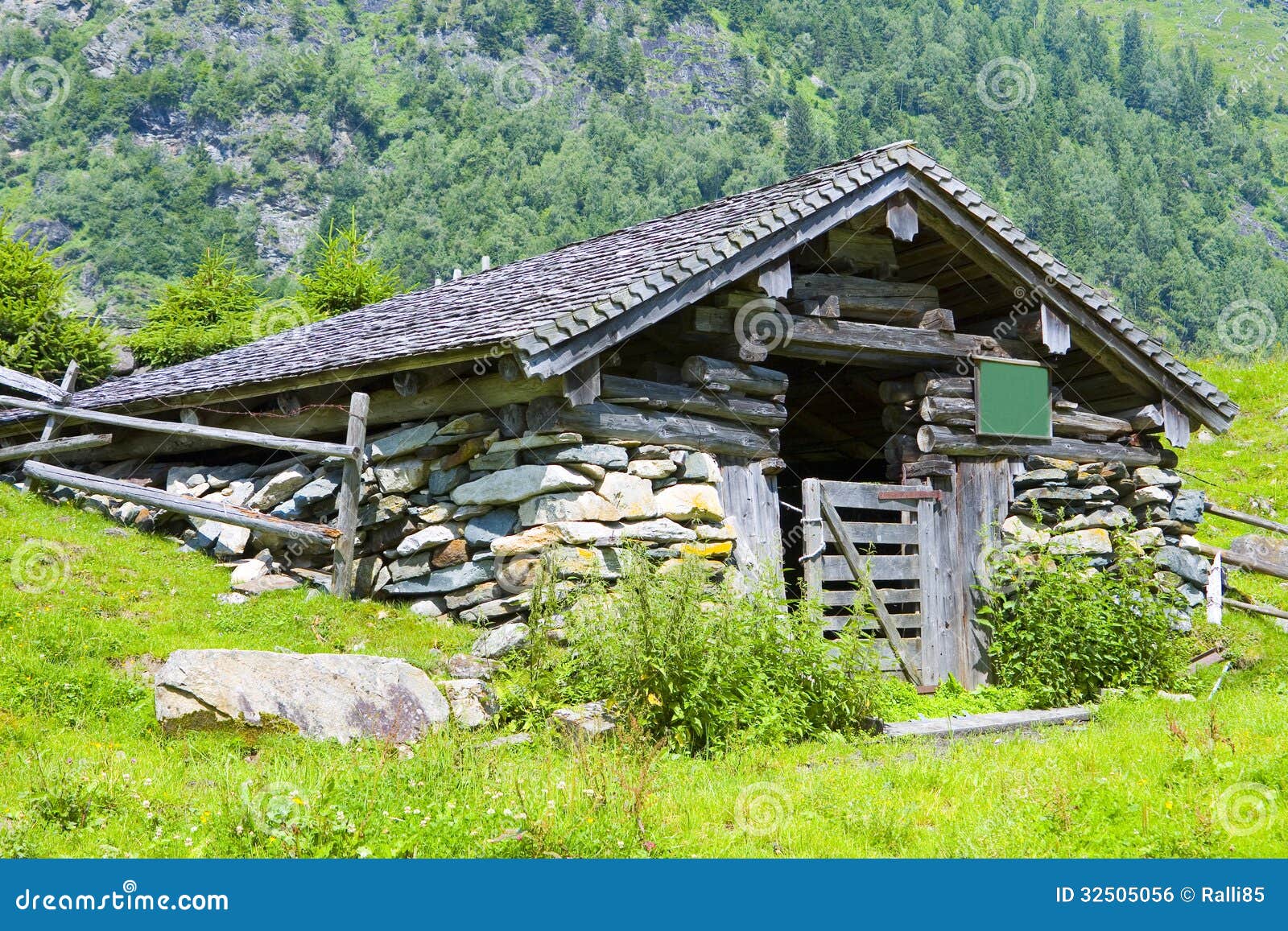 Old hut stock photo. Image of field, forest, farmhouse - 32505056