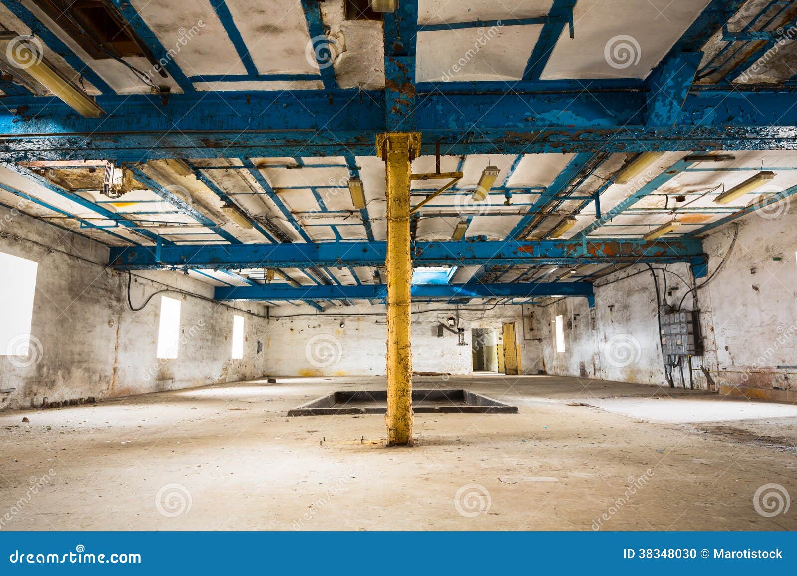 Old Industrial Building Interior, Support Structure Stock Photo - Image ...
