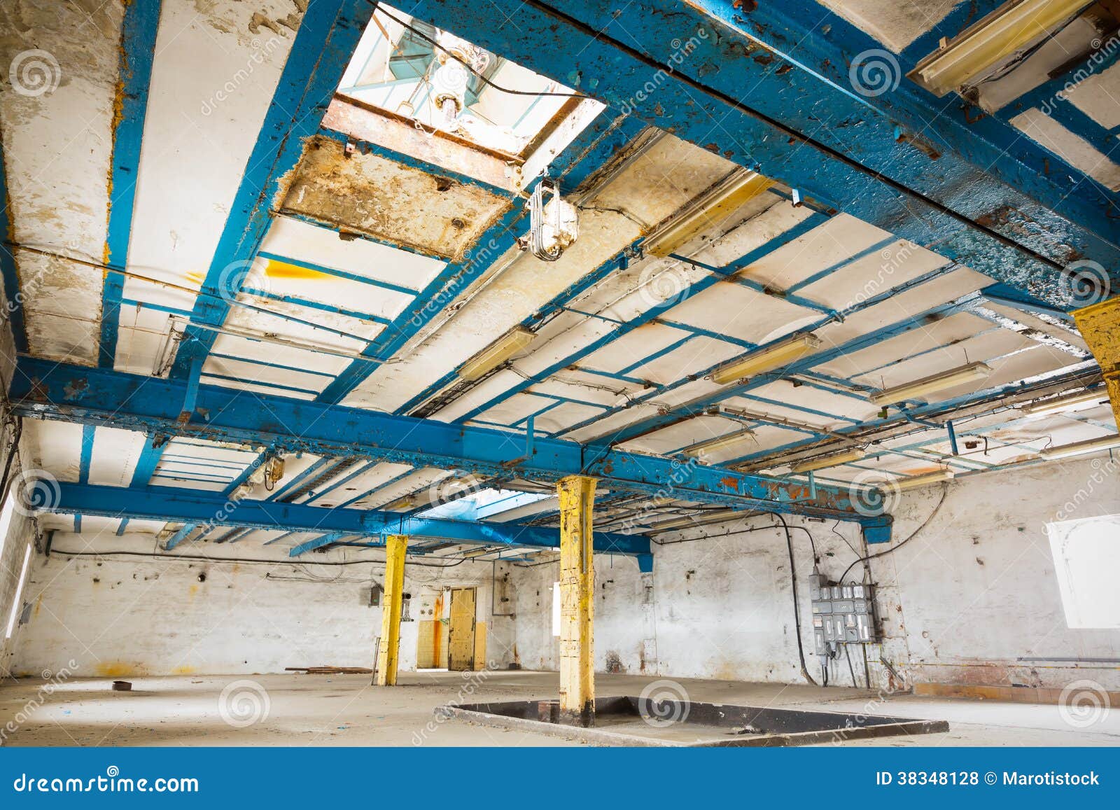 Old Industrial Building Interior, Support Structure Stock Photo - Image ...