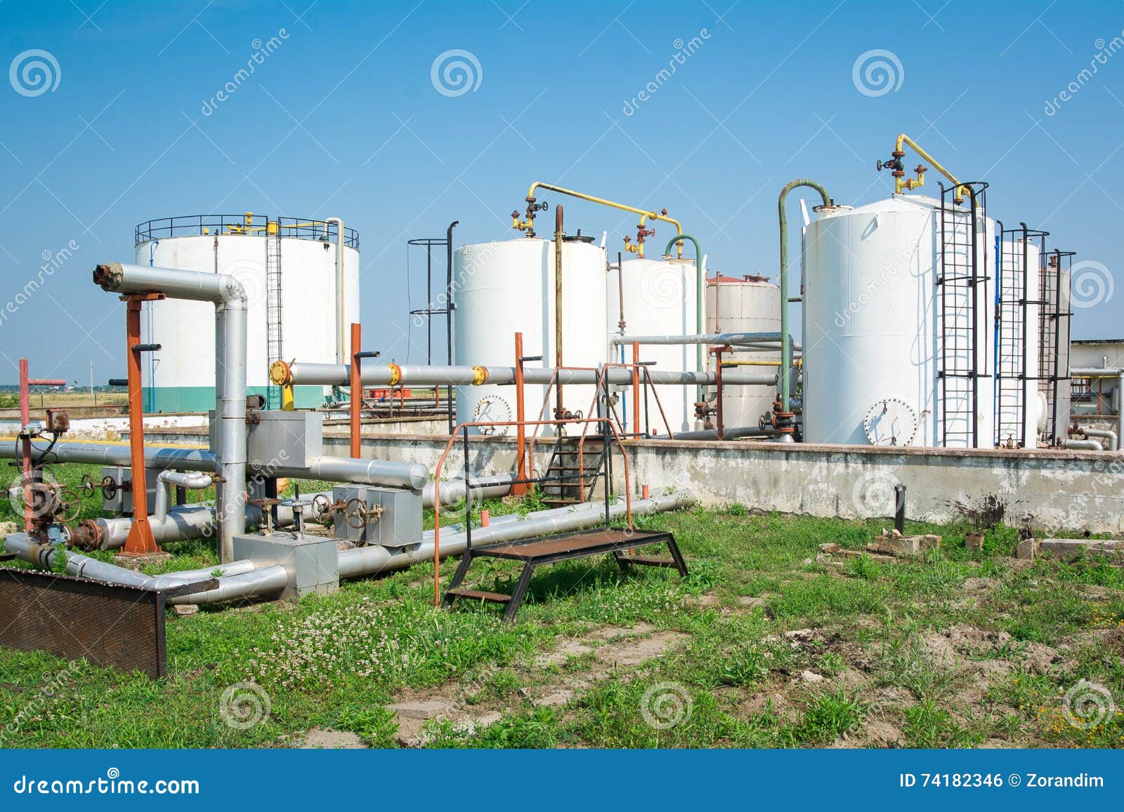 Old Industrial Storage Tank Stock Photo - Image of nature, pipe: 74182346