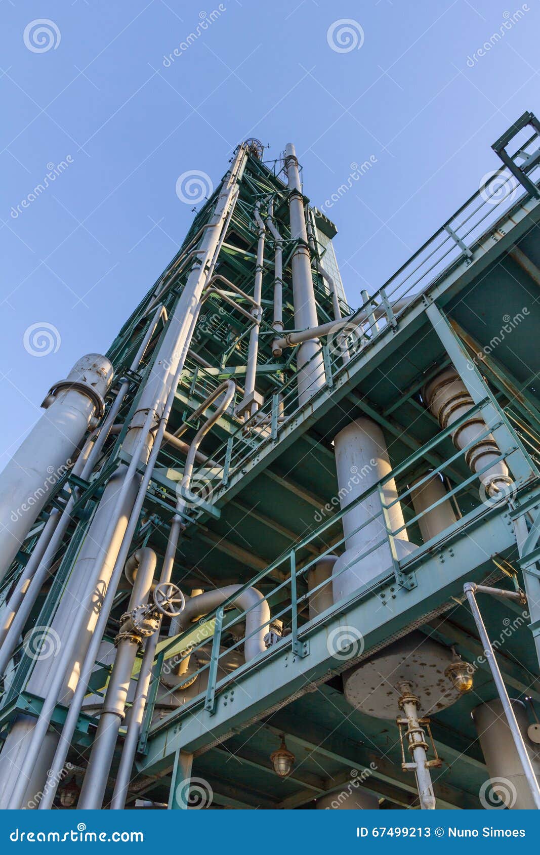 Structure Refinery, Pipelines And Towers, Heavy Industry Overview ...