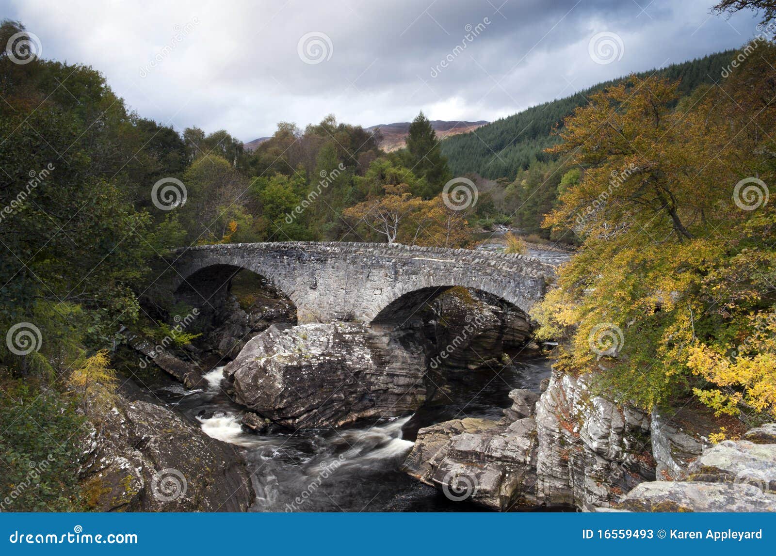 Old Invermoriston Bridge stock image. Image of scenery - 16559493