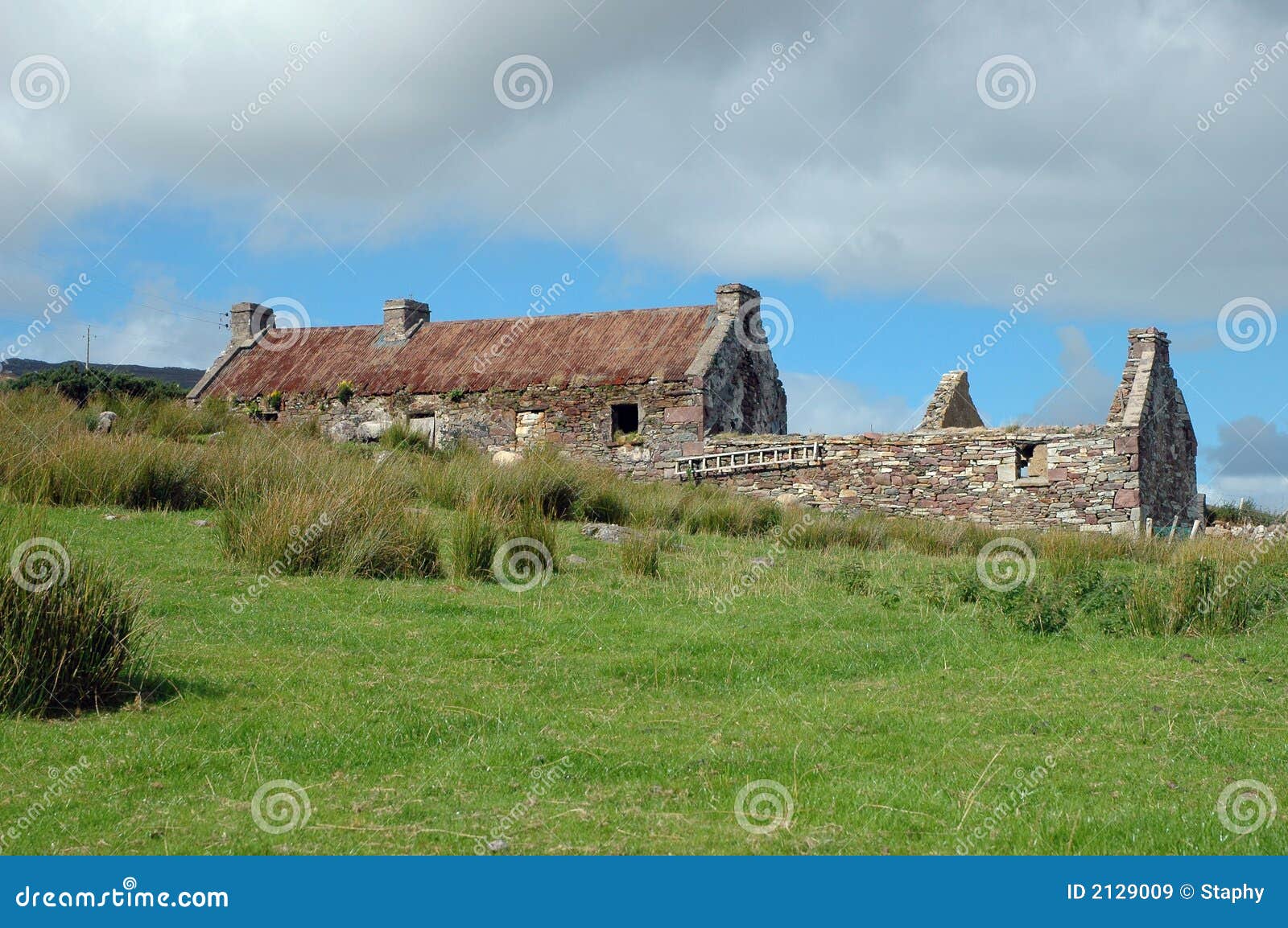Old Irish cottage ruin stock image. Image of clouds, rock - 2129009
