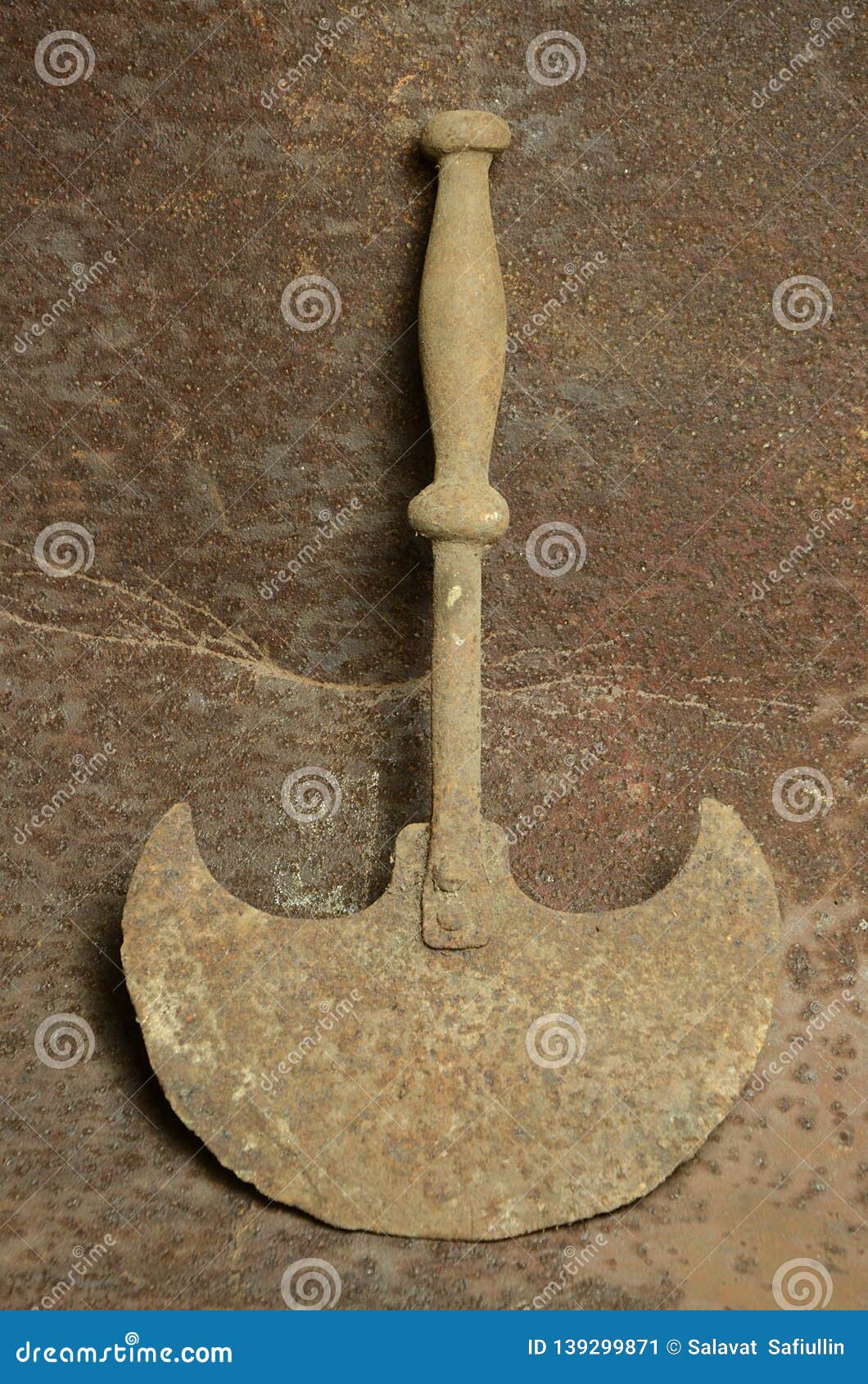 Old iron garden cleaver stock image. Image of cobweb - 139299871