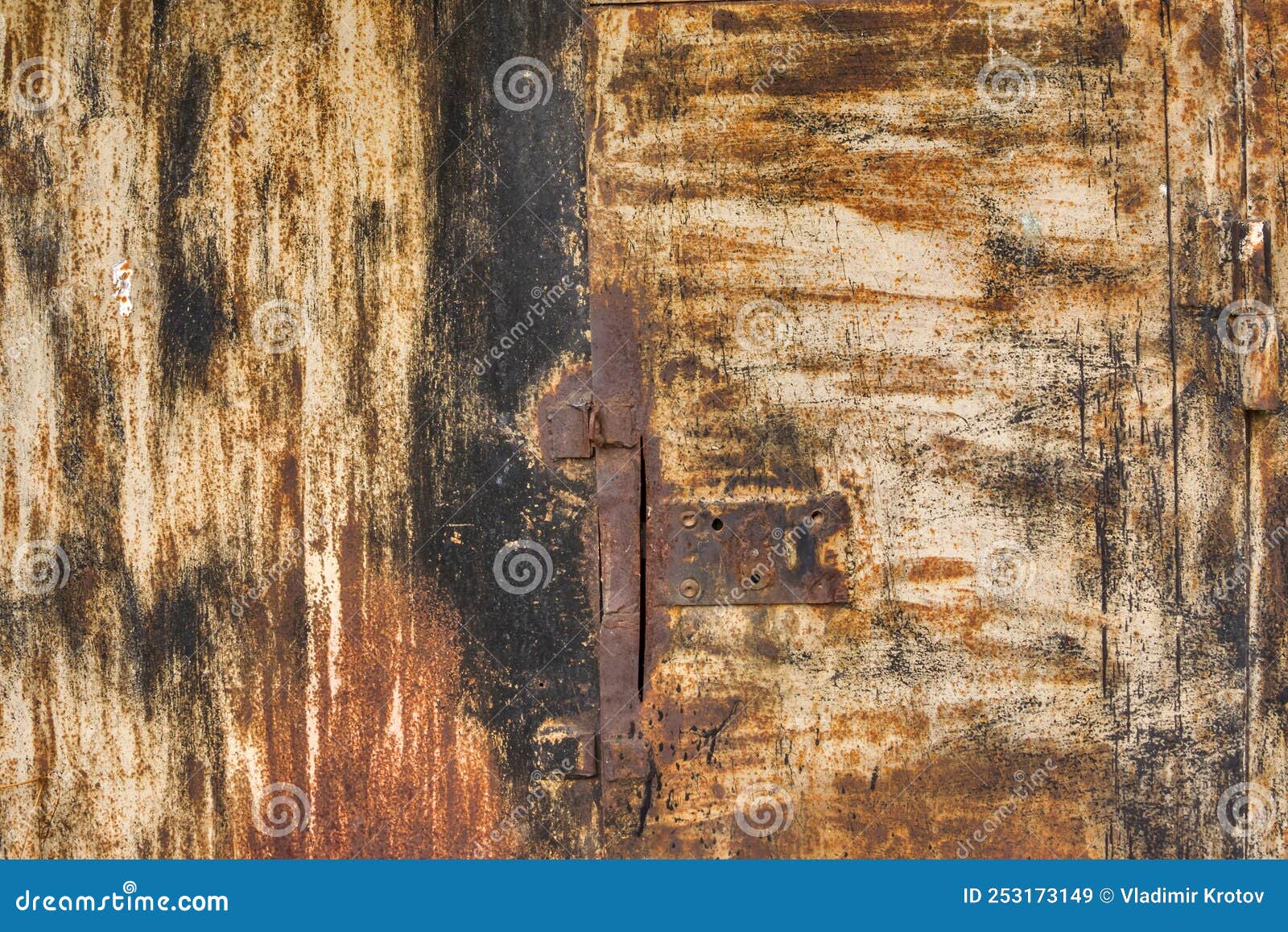 Old iron gate stock image. Image of grungy, rust, grunge - 253173149