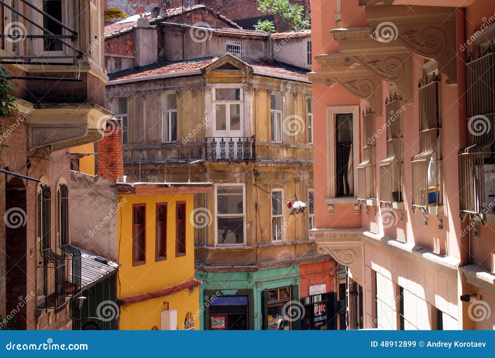 Old Istanbul editorial stock image. Image of locations - 48912899