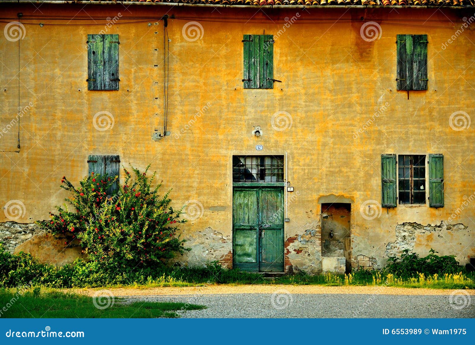 Old Italian house stock image. Image of house, yellow - 6553989