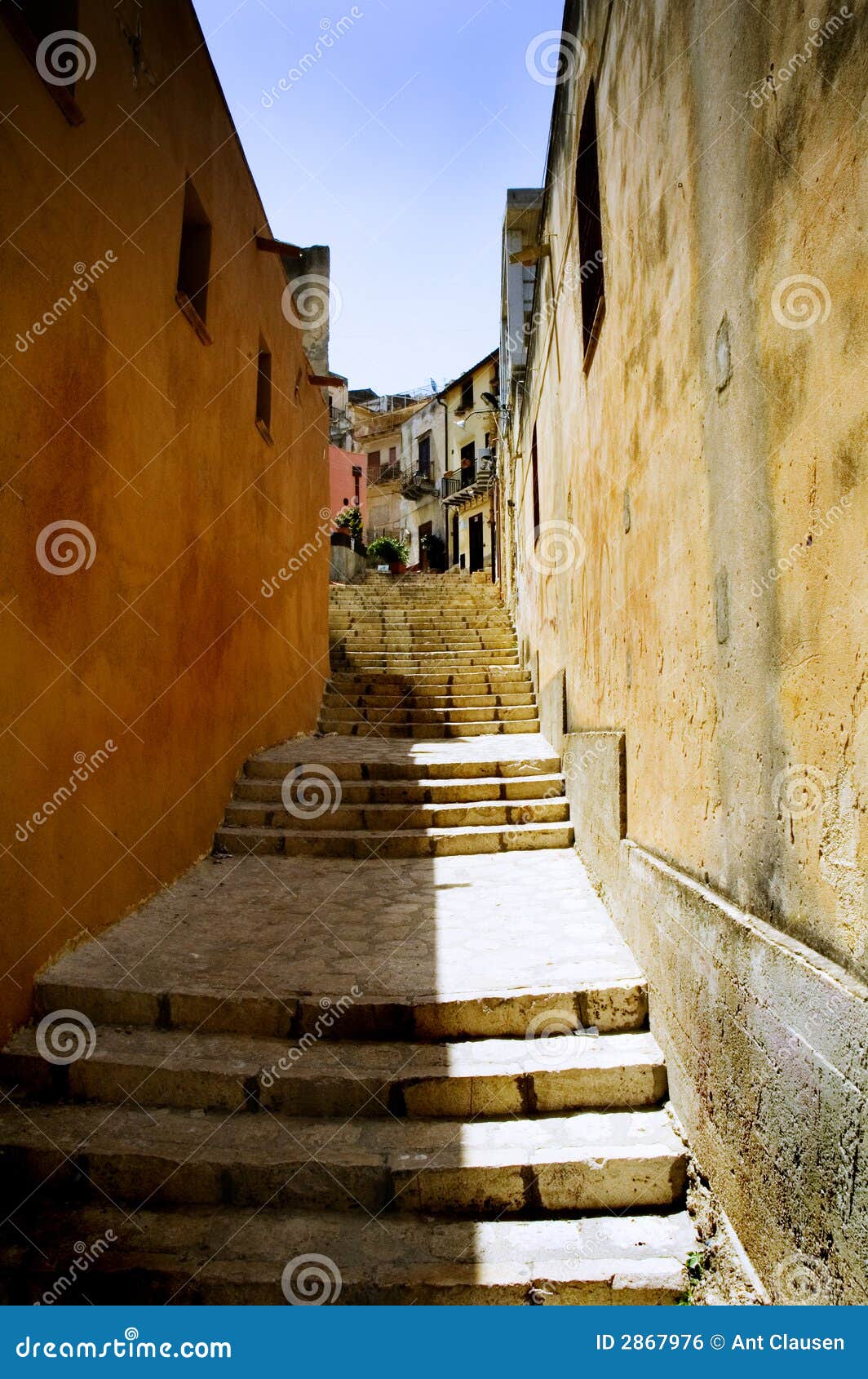 Old Italian stairway stock photo. Image of elevate, architecture - 2867976