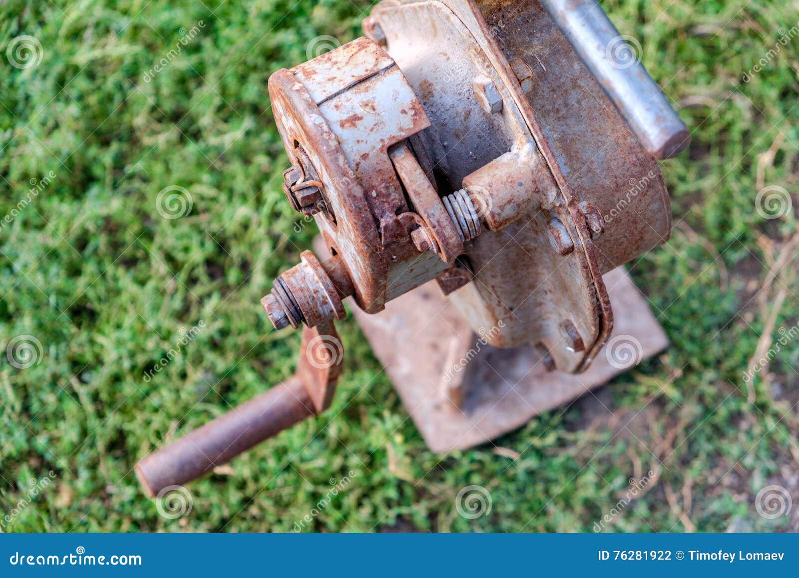 House Lifting Jack. Old Rusty Mechanical Jack Stock Photo - Image of ...