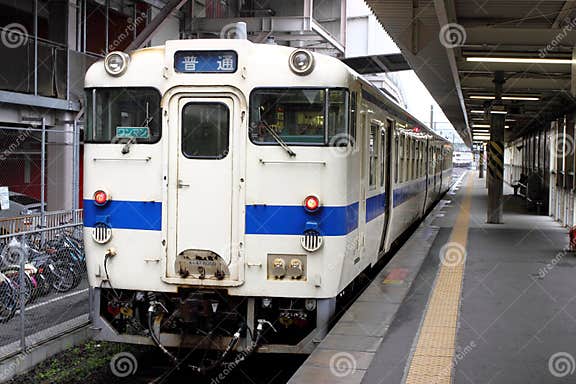 Old Japanese train stock image. Image of green, platforms - 17912873