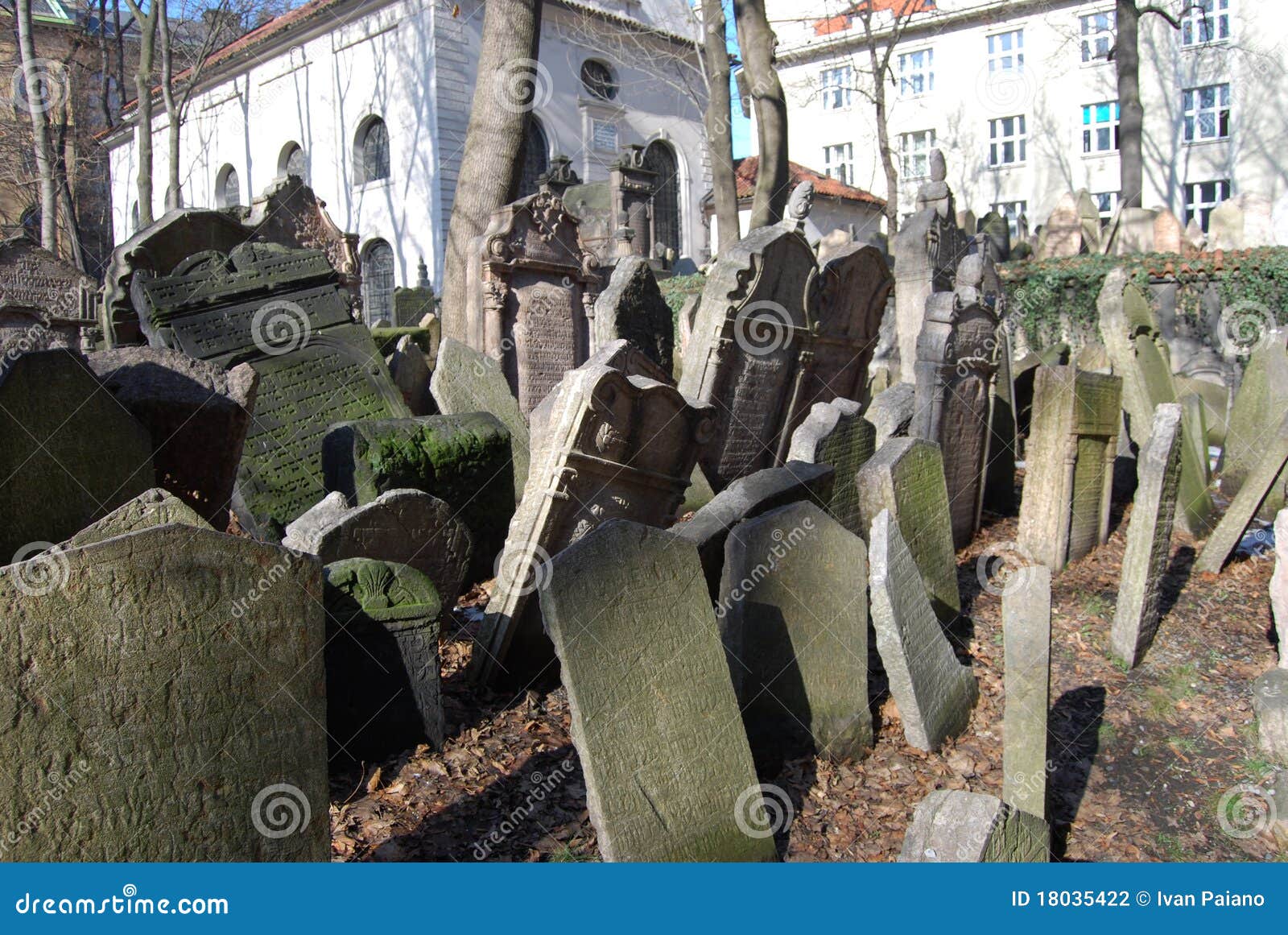 Old Jewish Cemetery, Prague Stock Photo - Image of jewish, death: 18035422