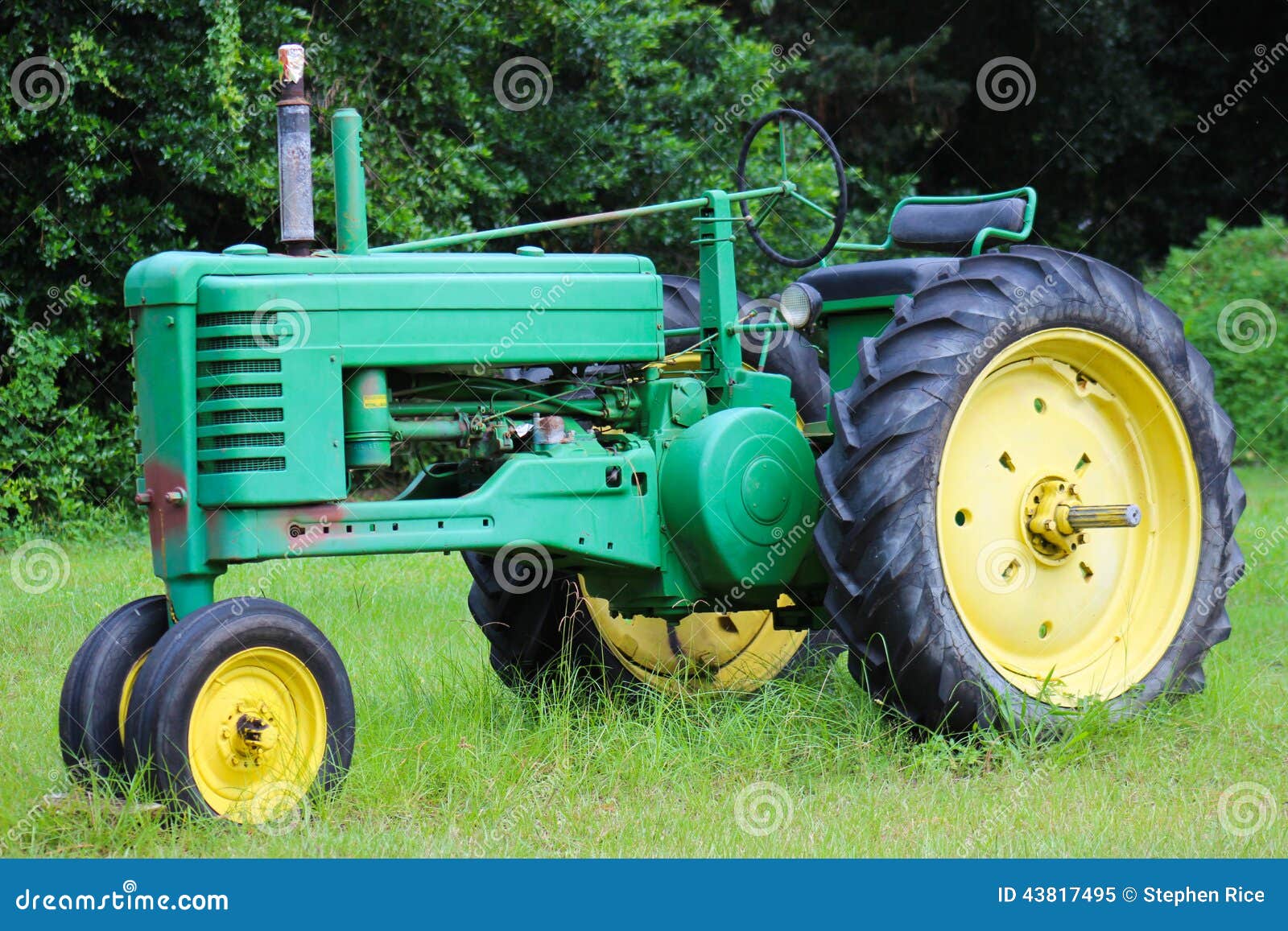 570 Wheel Old Model Tractor Stock Photos - Free & Royalty-Free Stock ...