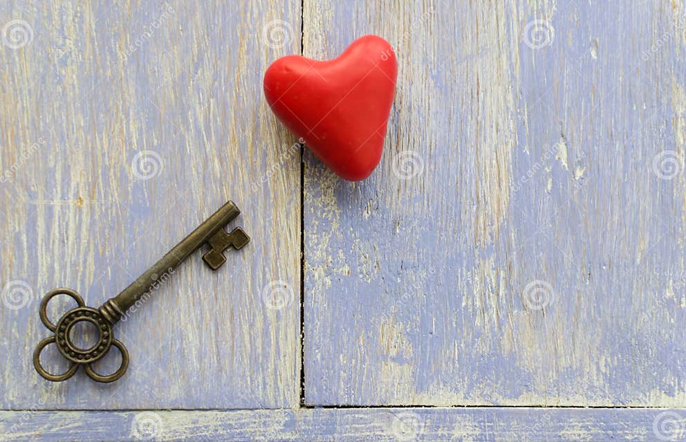 The Old Key and Heart on the Table Stock Photo - Image of valentine ...
