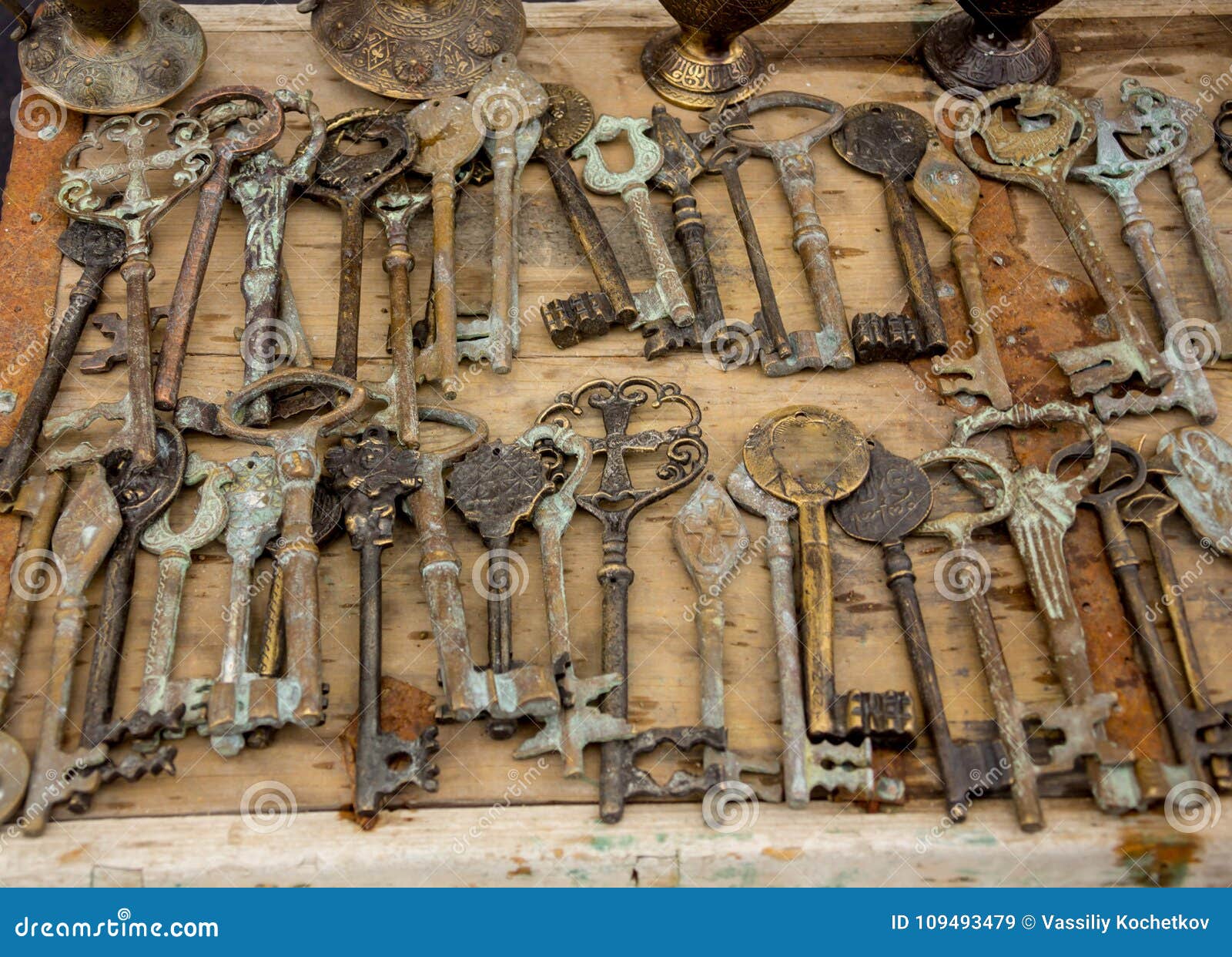 Old Keys on a Wooden Table, Close-up Stock Image - Image of home ... Old Keys on a Wooden Table, Close-up Stock Image - Image of home ...