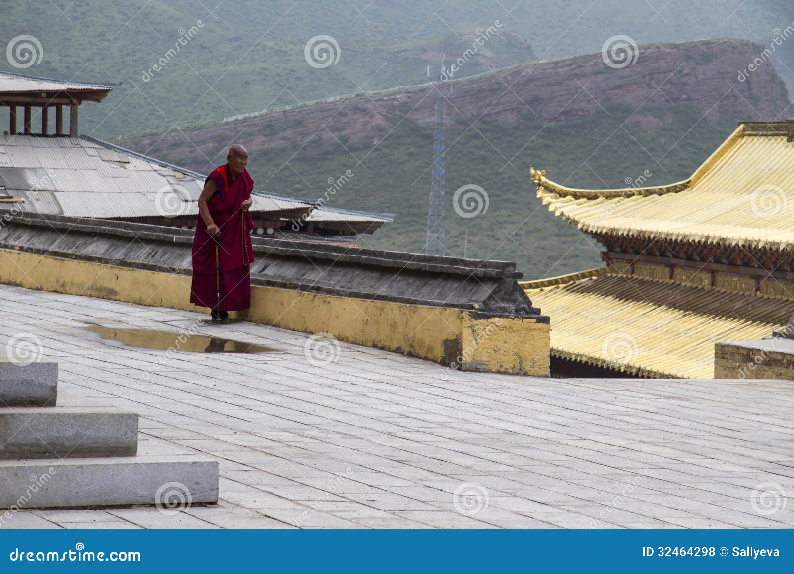 Old Lama editorial stock photo. Image of culture, langmusi - 32464298