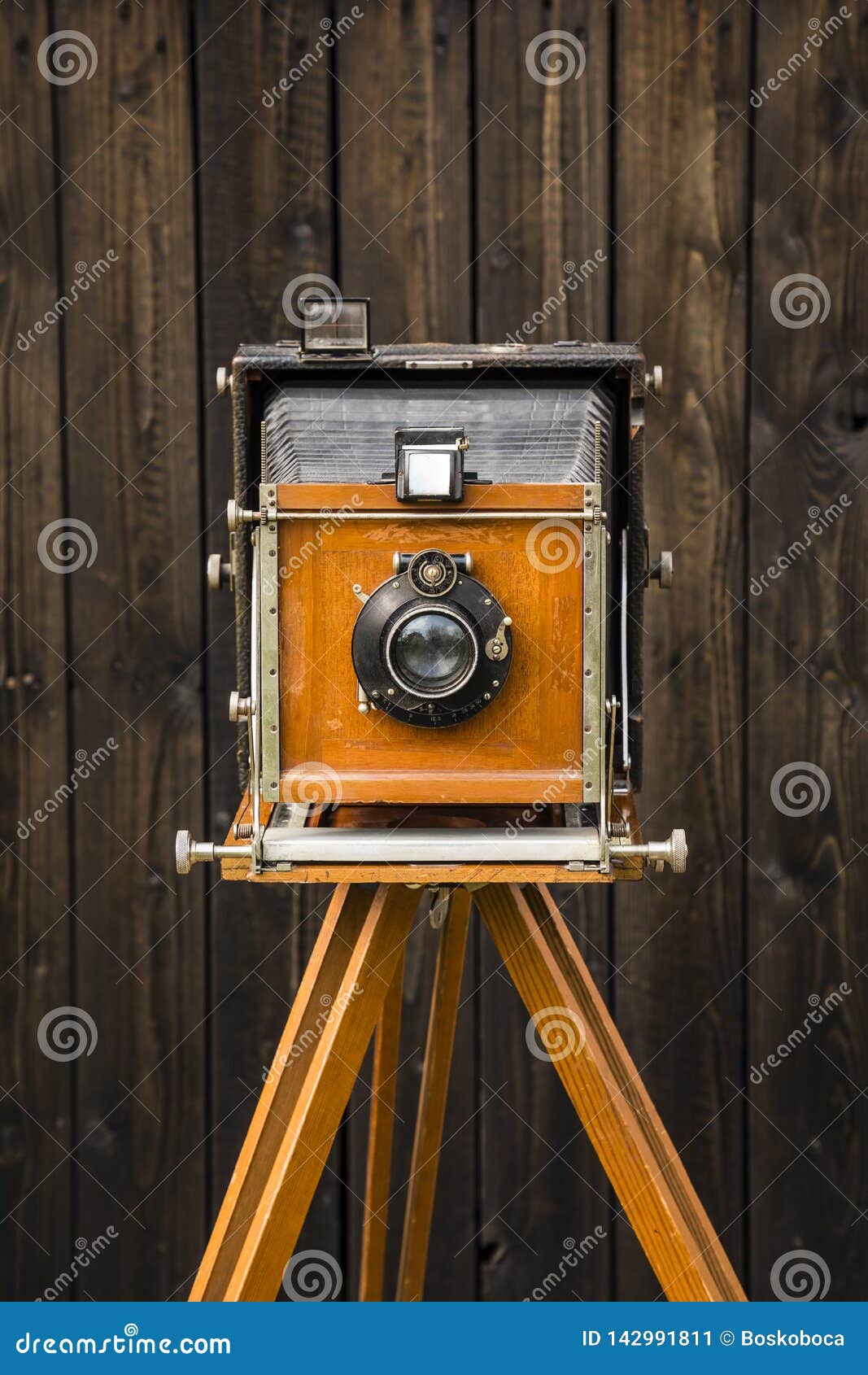Old large format camera stock image. Image of brown - 142991811