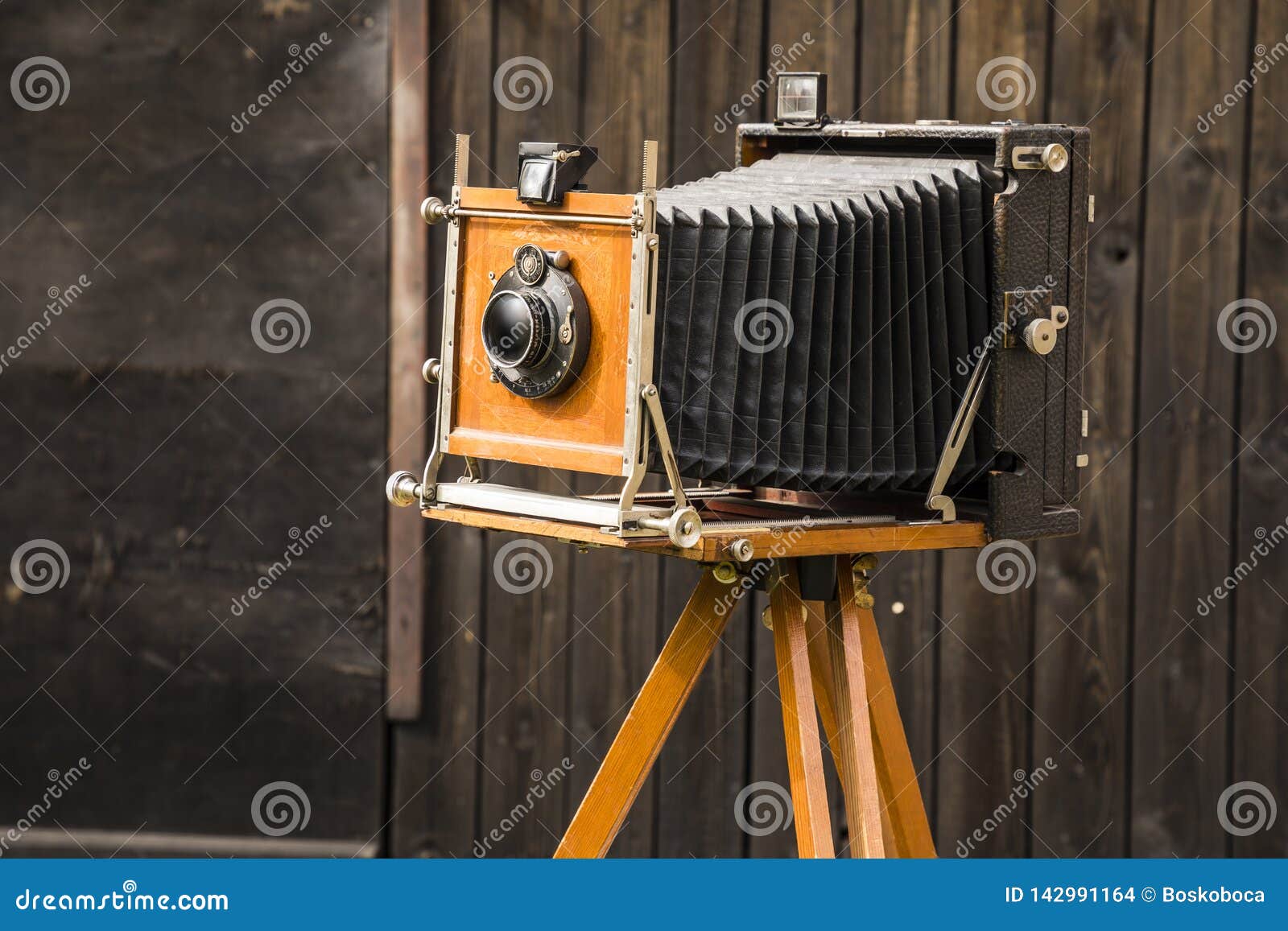 Old large format camera stock photo. Image of vintage - 142991164