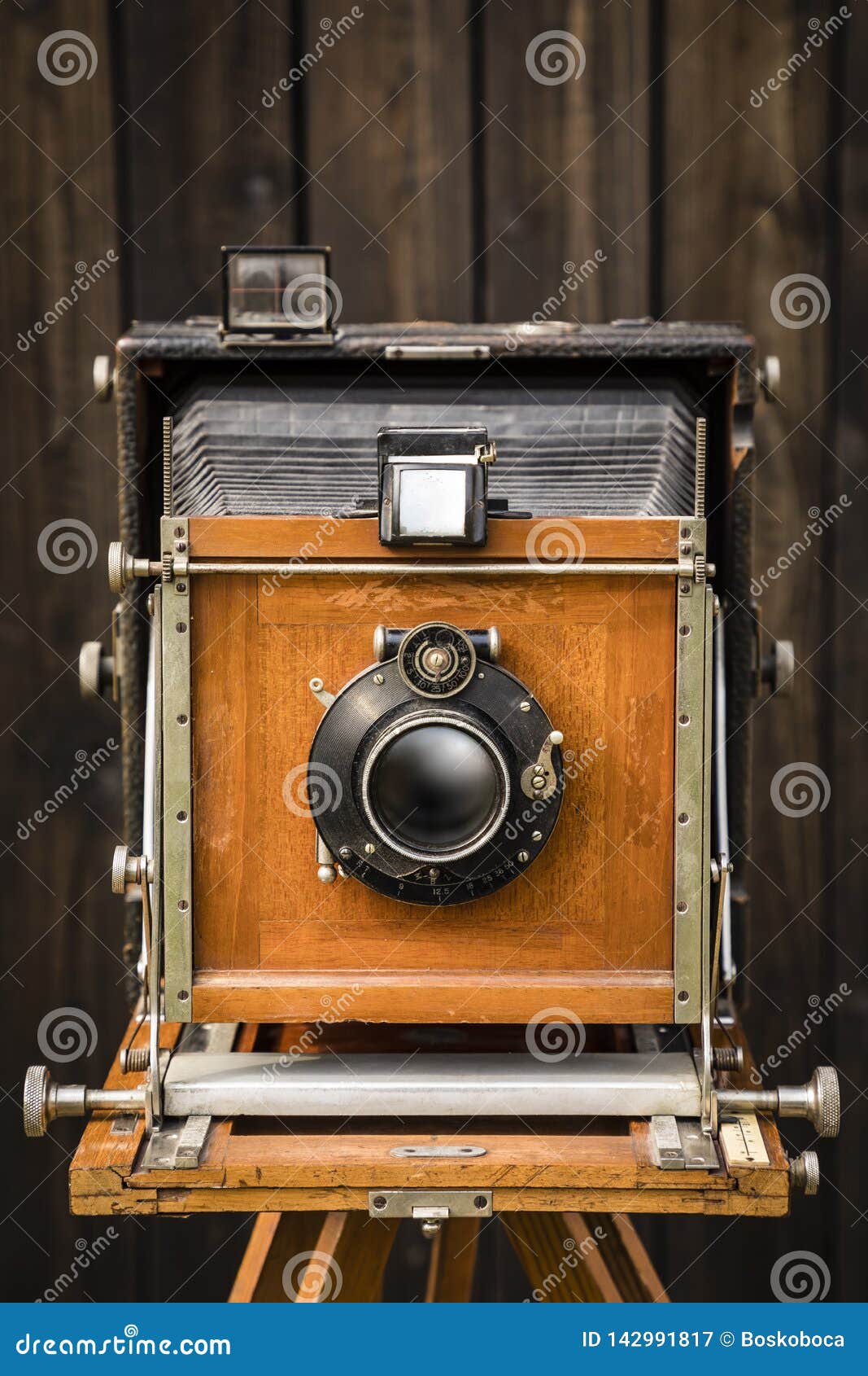 Old large format camera stock image. Image of wooden - 142991817