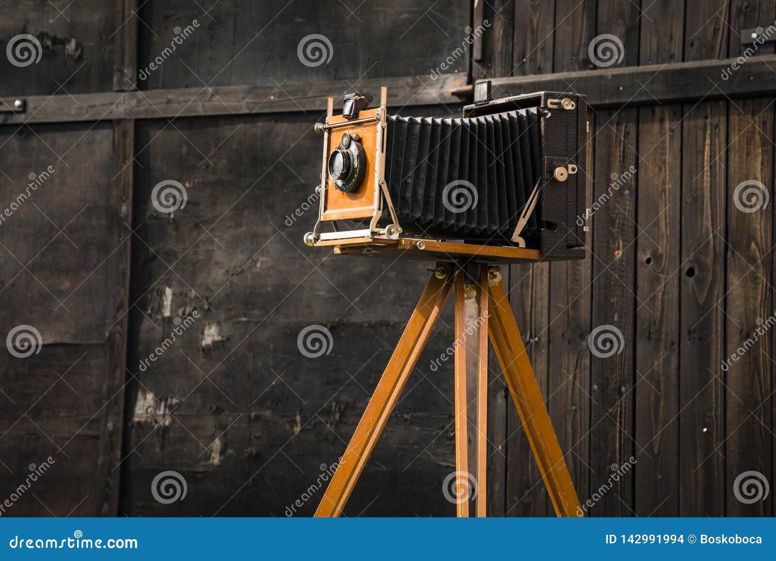 Old large format camera stock photo. Image of retro - 142991994