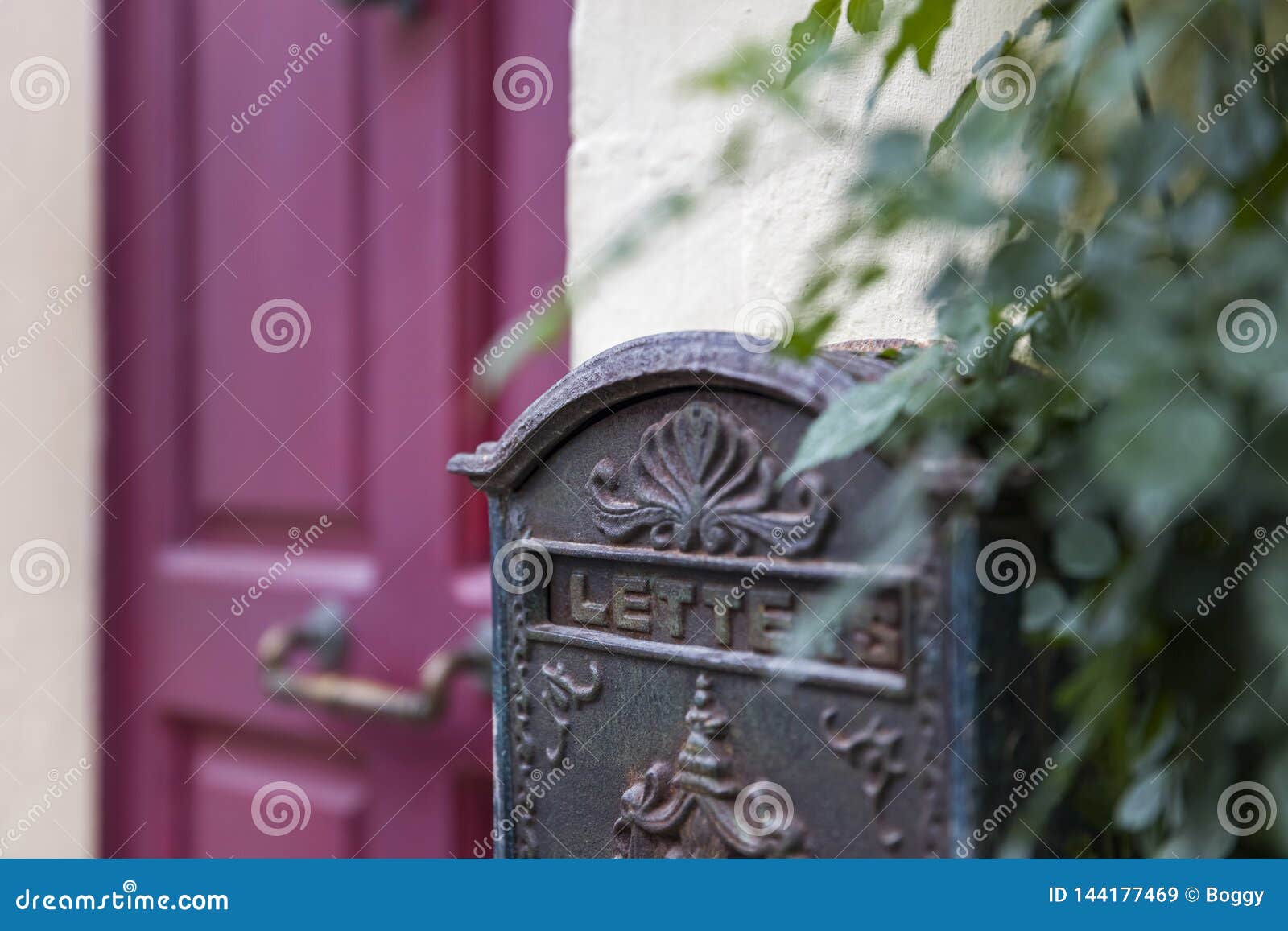 Old Letterbox by the House Door Stock Image - Image of door, iron ...
