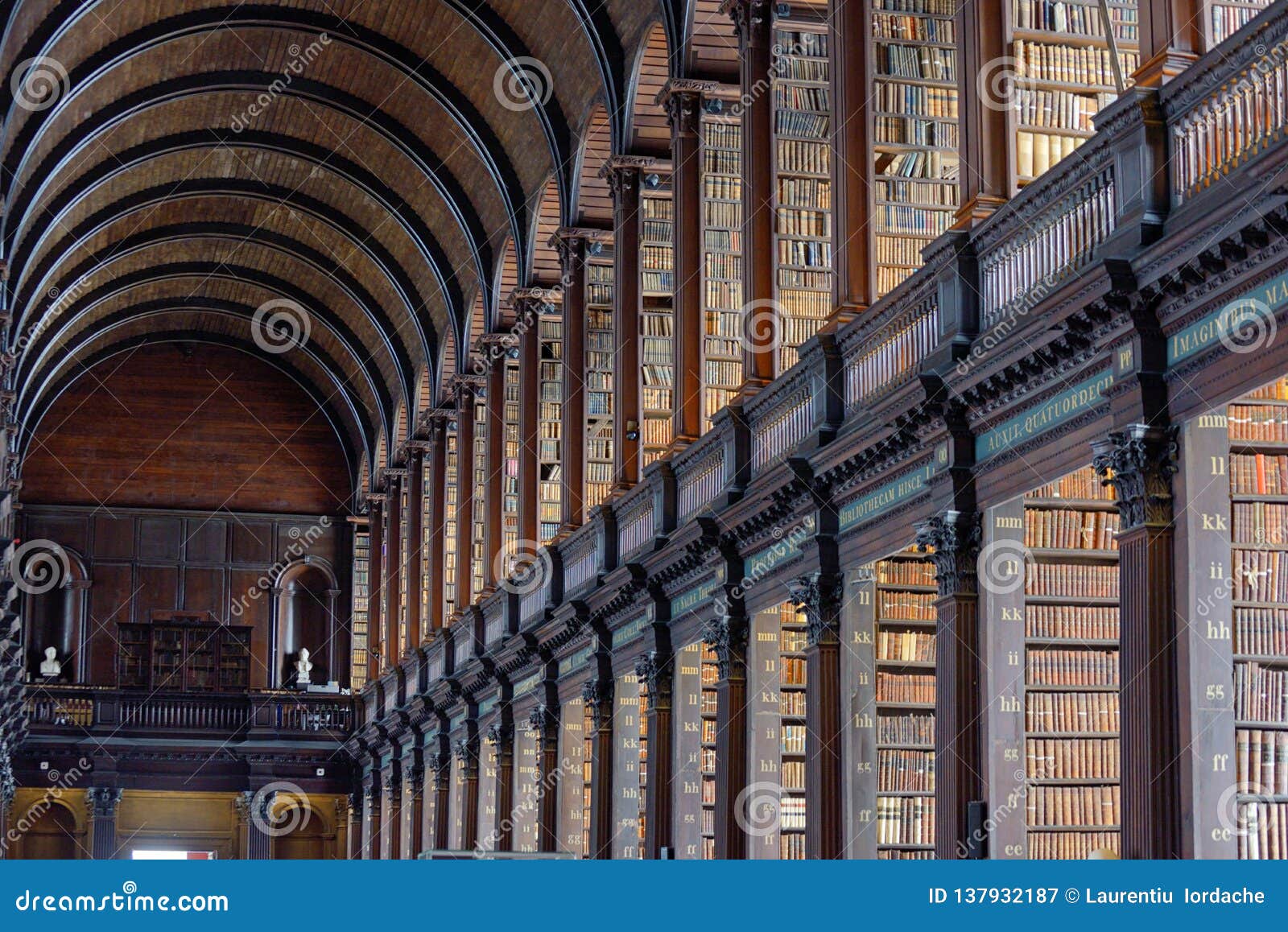 The Old Library, Trinity College, Dublin, Ireland - the Book of Kells ...
