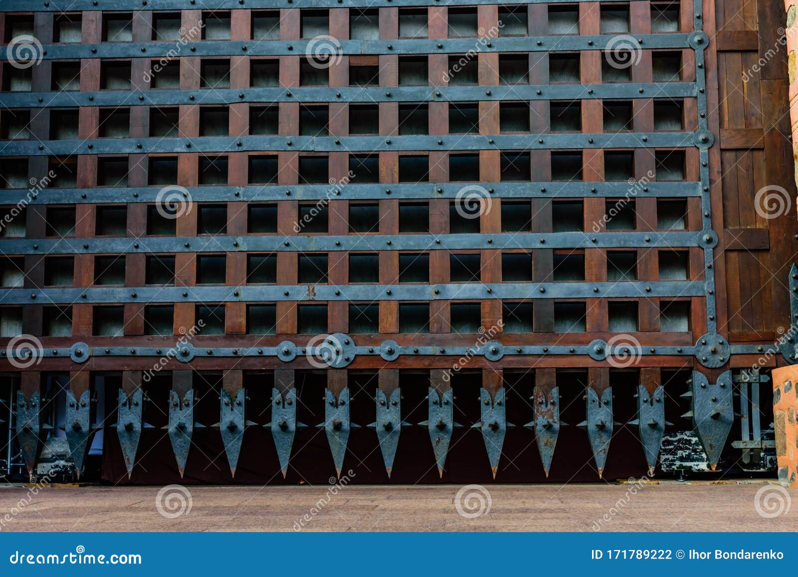 Old Lifting Gate To the Ancient Castle Stock Photo - Image of gate ...