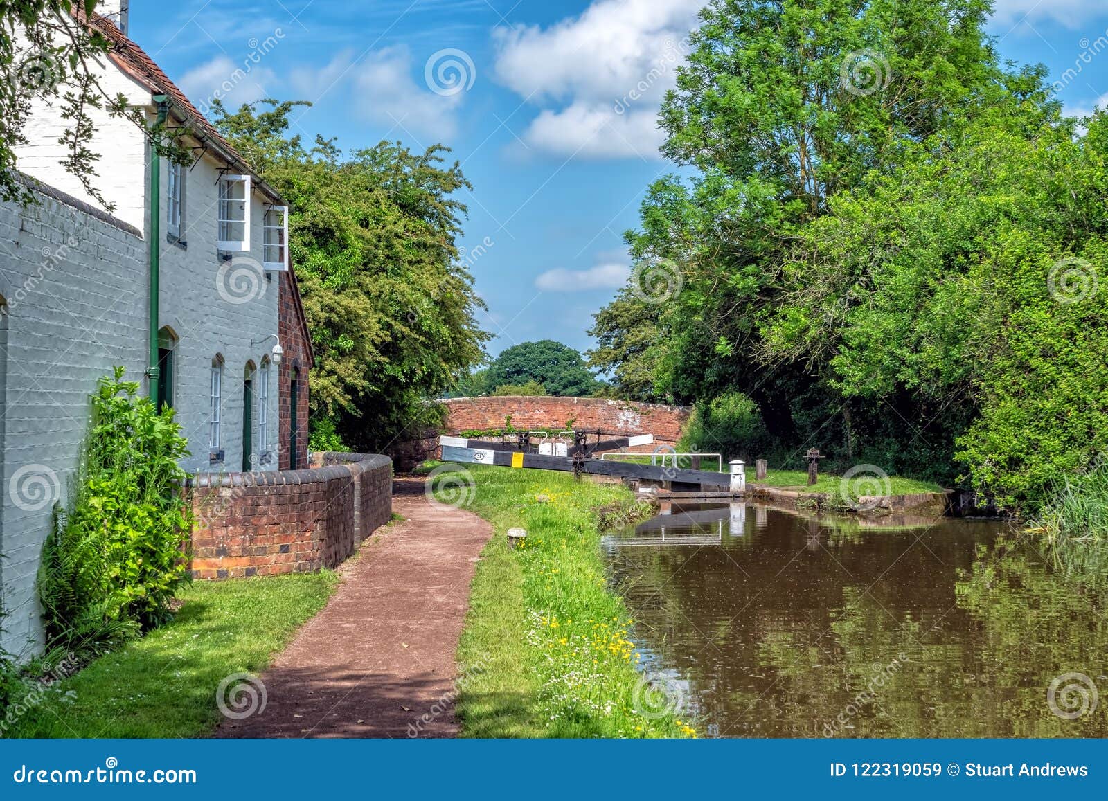 Old Lock Keepers Cottage, Worcester and Birmingham Canal ... Old Lock Keepers Cottage, Worcester and Birmingham Canal ...