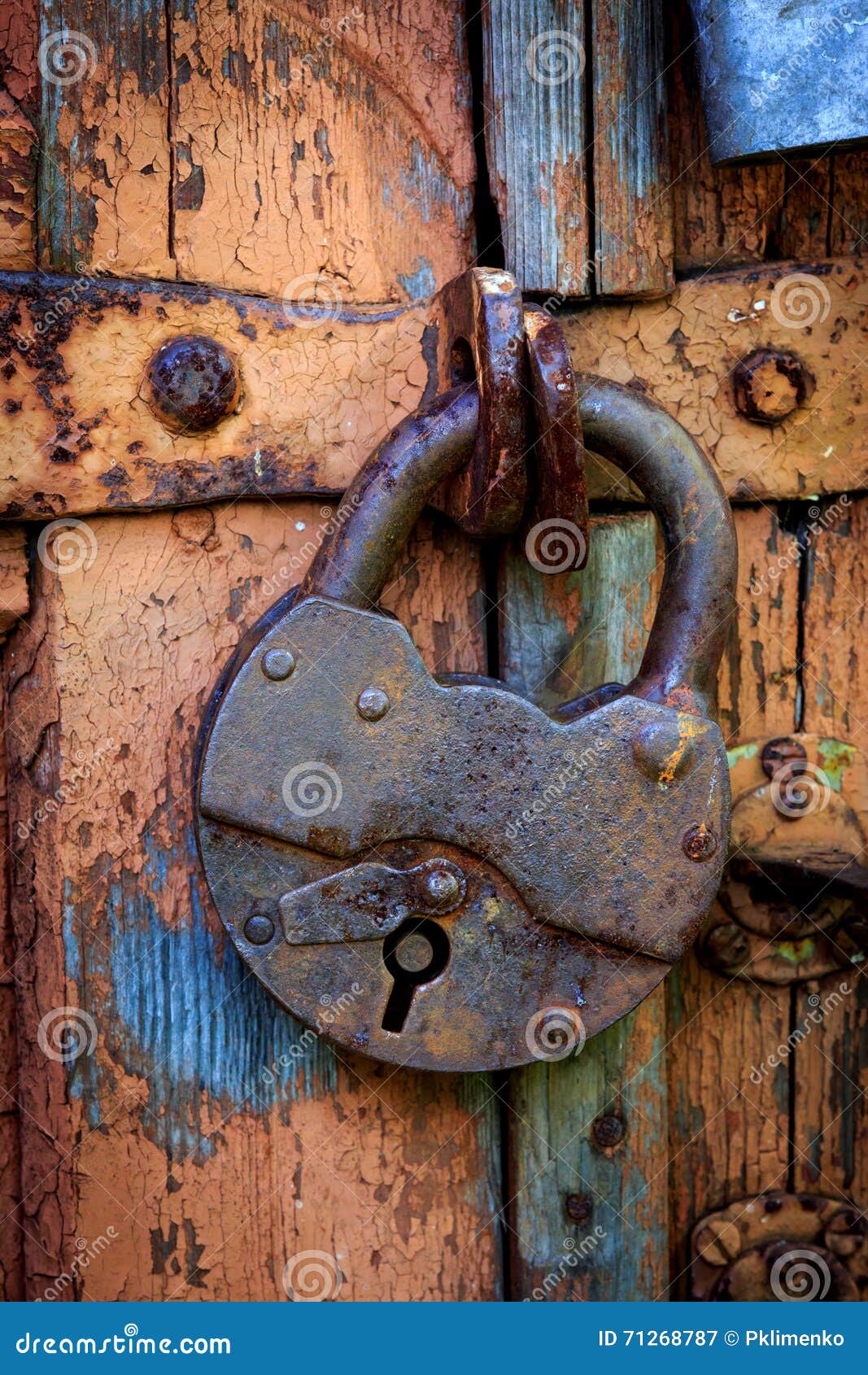 Old lock on wooden door stock image. Image of gate, rust - 71268787