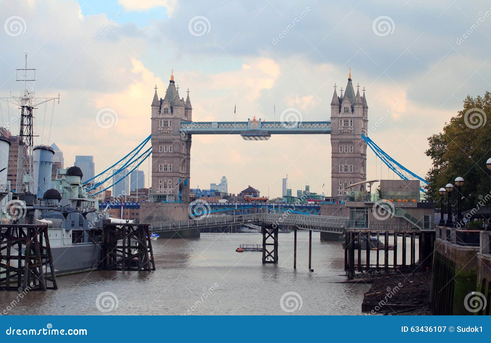 Old London drawbridge stock image. Image of british, famous - 63436107