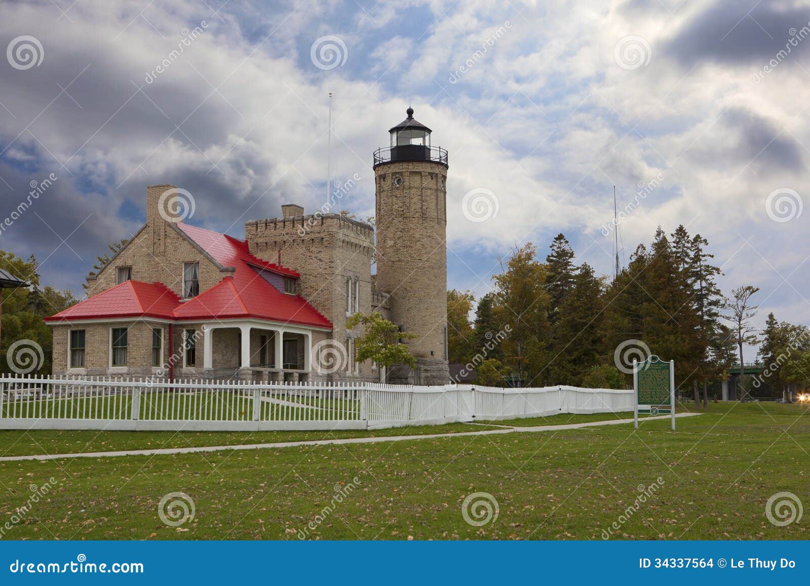 Old Mackinac Lighthouse stock photo. Image of blue, local - 34337564