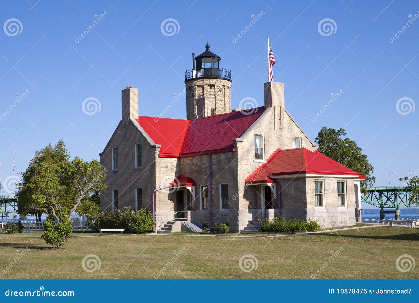Old Mackinac Point Lighthouse Stock Image - Image of pier, safety: 10878475
