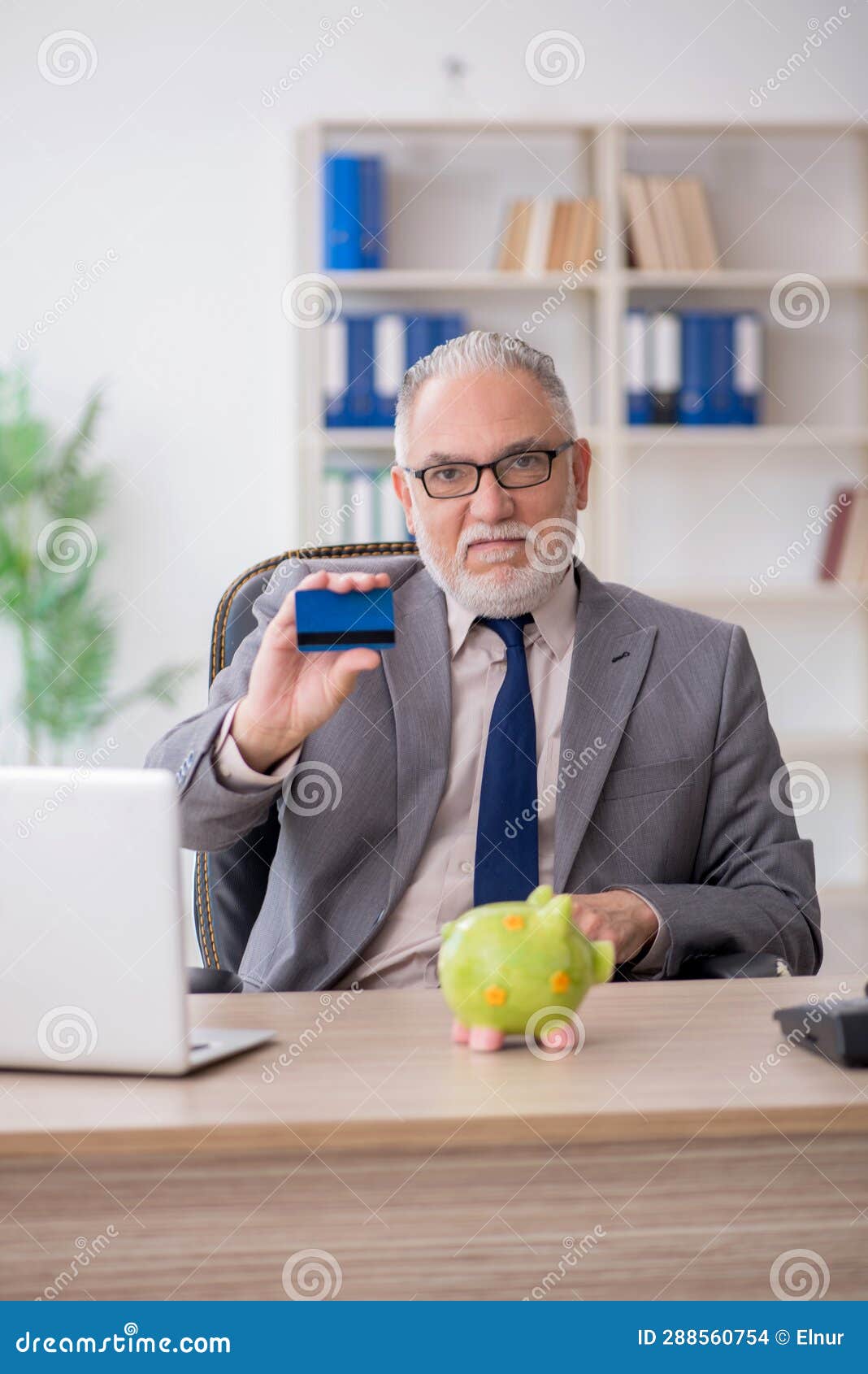 Old Male Employee in Retirement Concept Stock Photo - Image of overtime ...