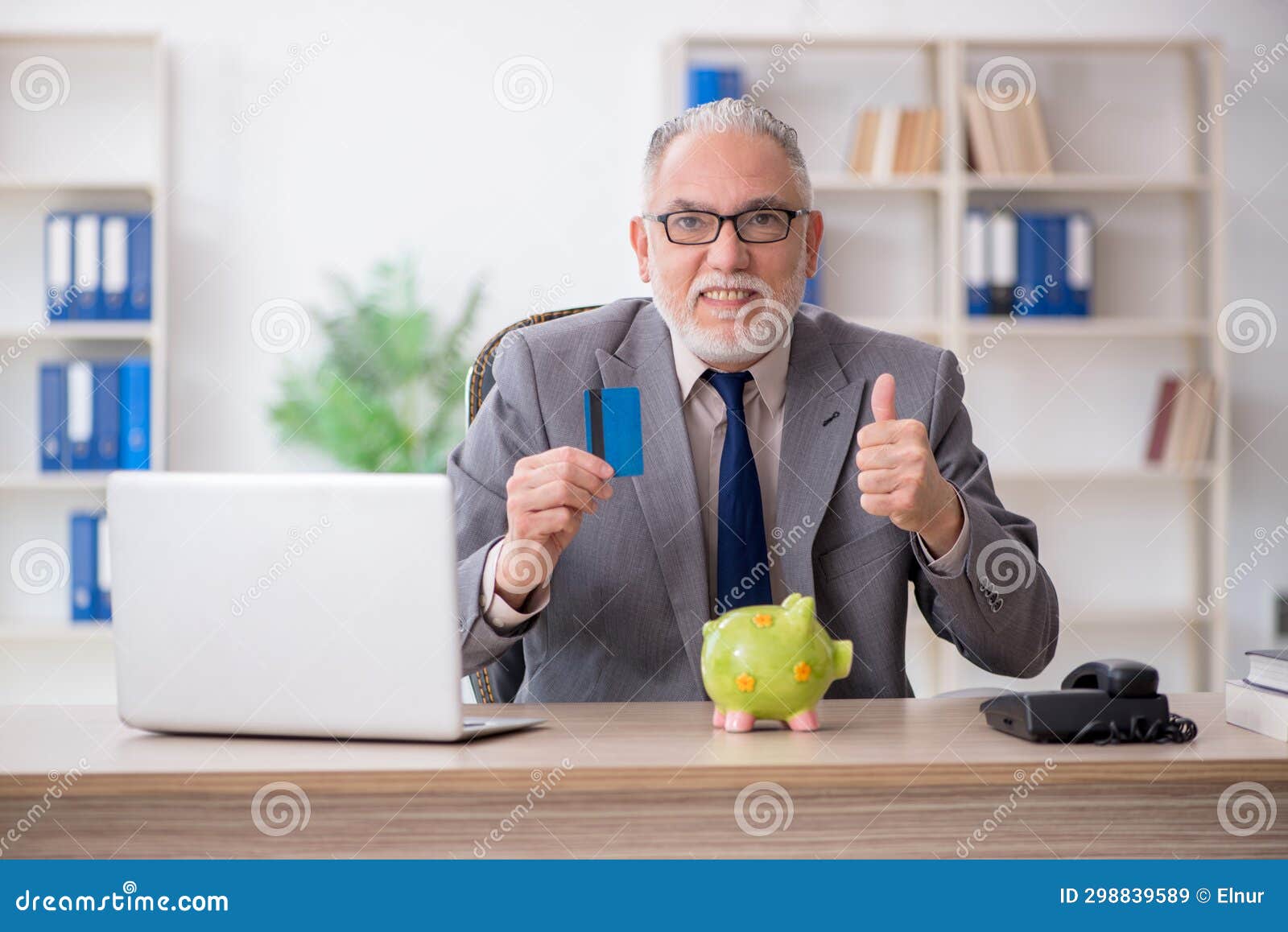 Old Male Employee in Retirement Concept Stock Image - Image of credit ...